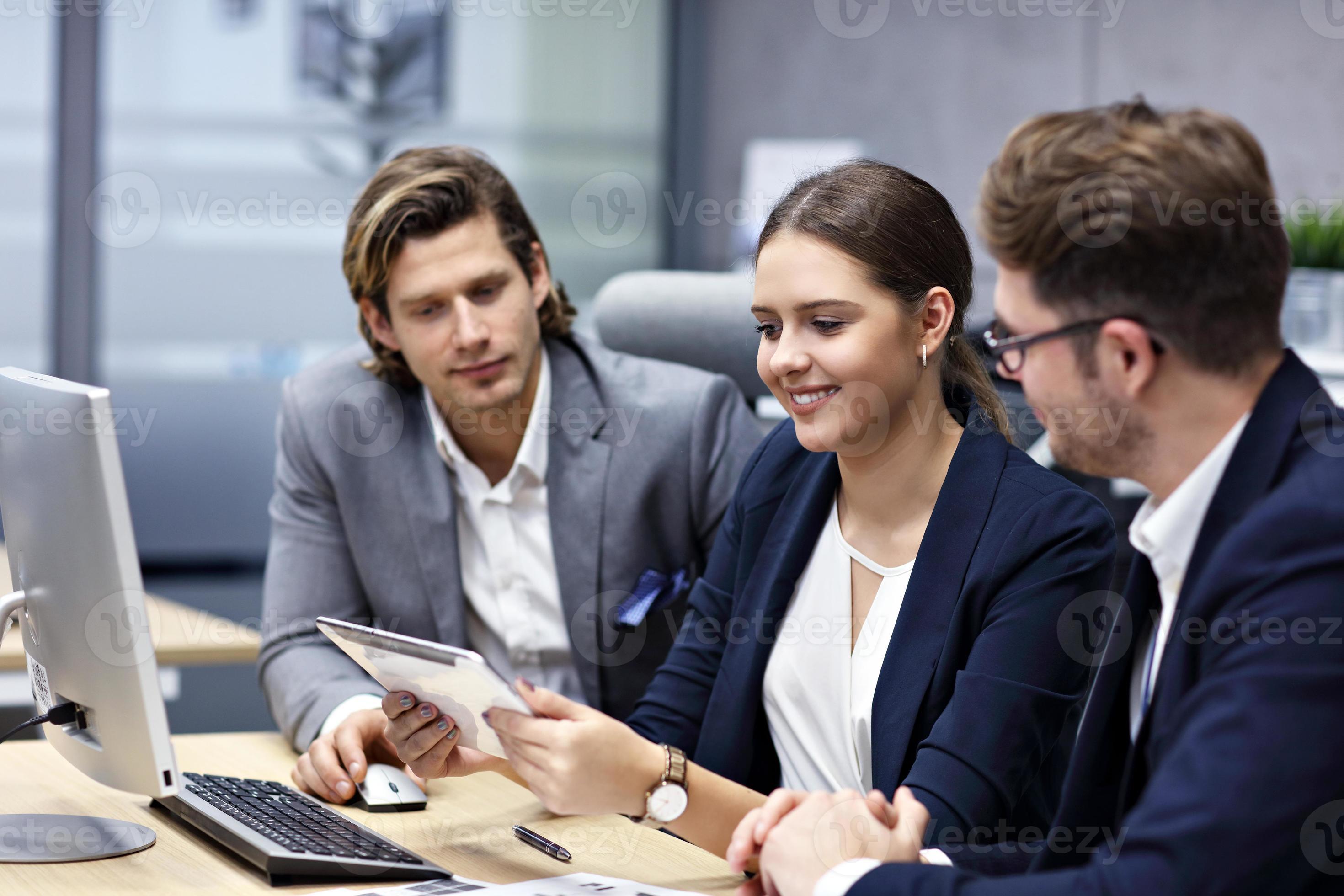 Group of business people brainstorming their ideas 15764922 Stock Photo ...