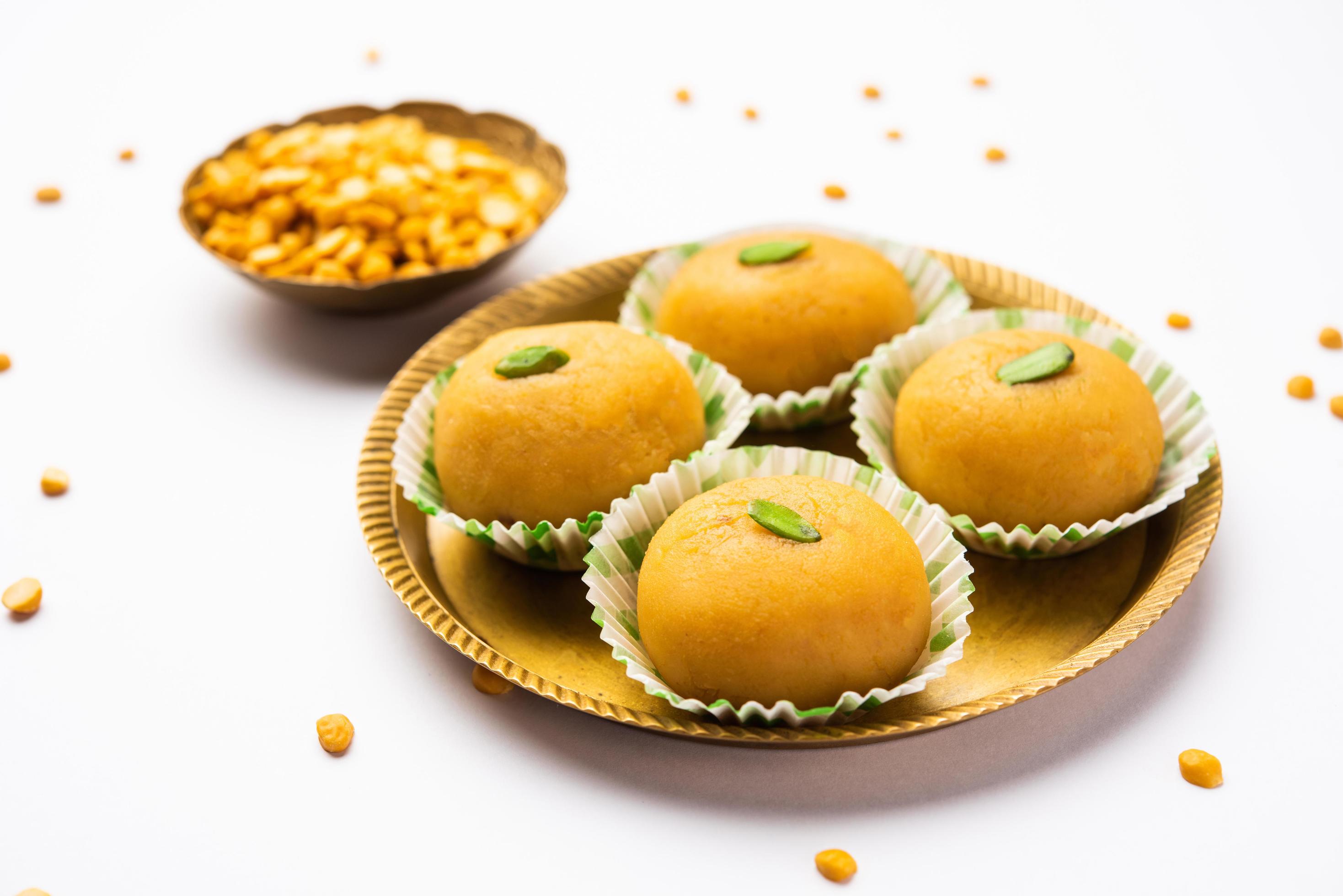 Besan Peda,pedha, pera. Popular Indian mithai prepared using gram flour, Ghee, Sugar, Milk ...