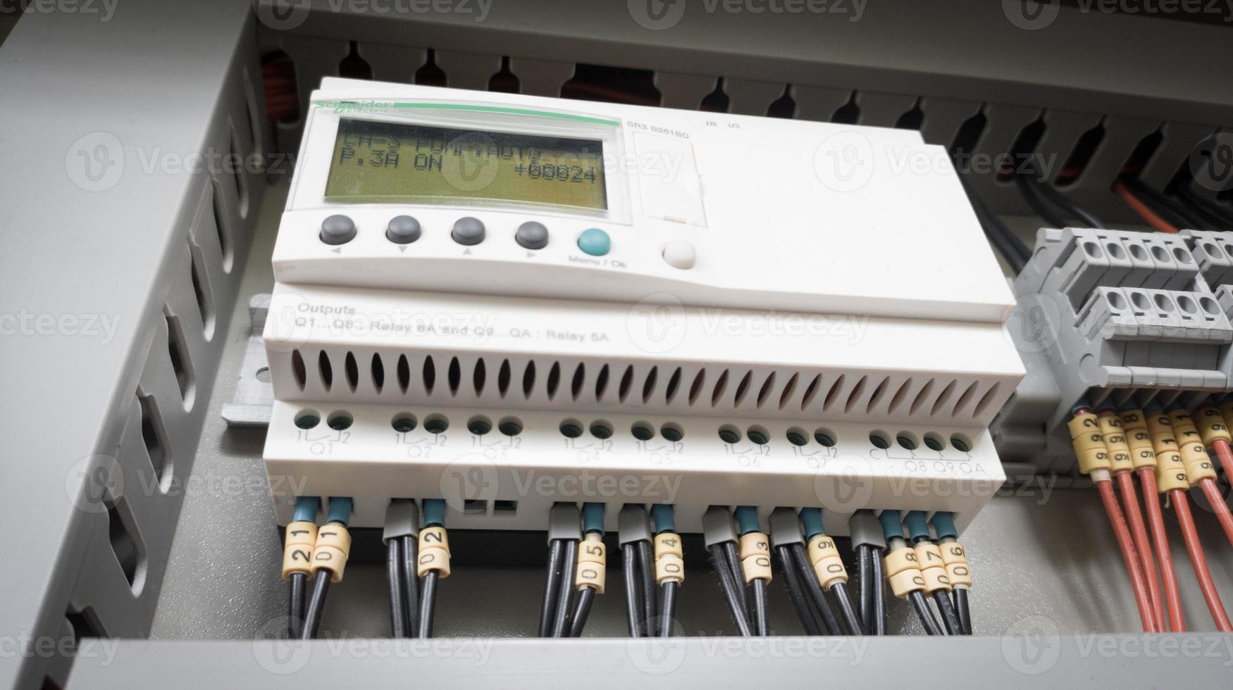 Smart Relay Zelio Logic to use controlling electrical pump motor ... Smart Relay Zelio Logic to use controlling electrical pump motor ...
