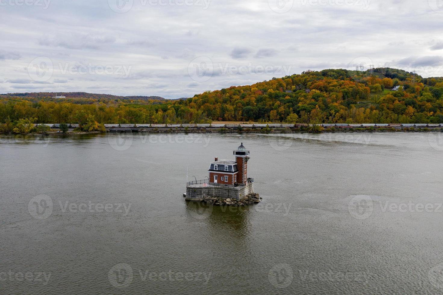 The Hudson Athens Lighthouse, sometimes called the Hudson City light, is a lighthouse located in ...