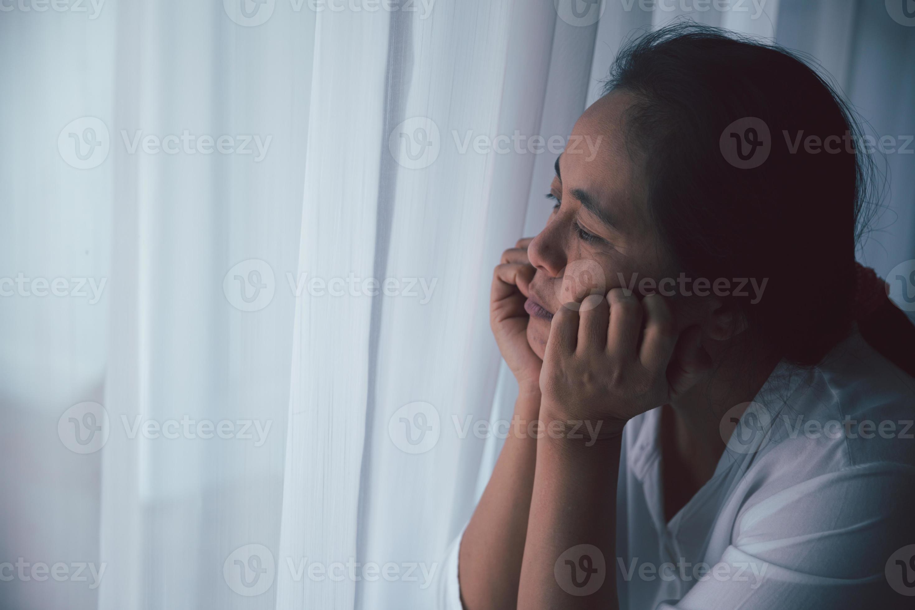 esquizofrenia con soledad y tristeza en el concepto de depresión de salud mental. mujer ...