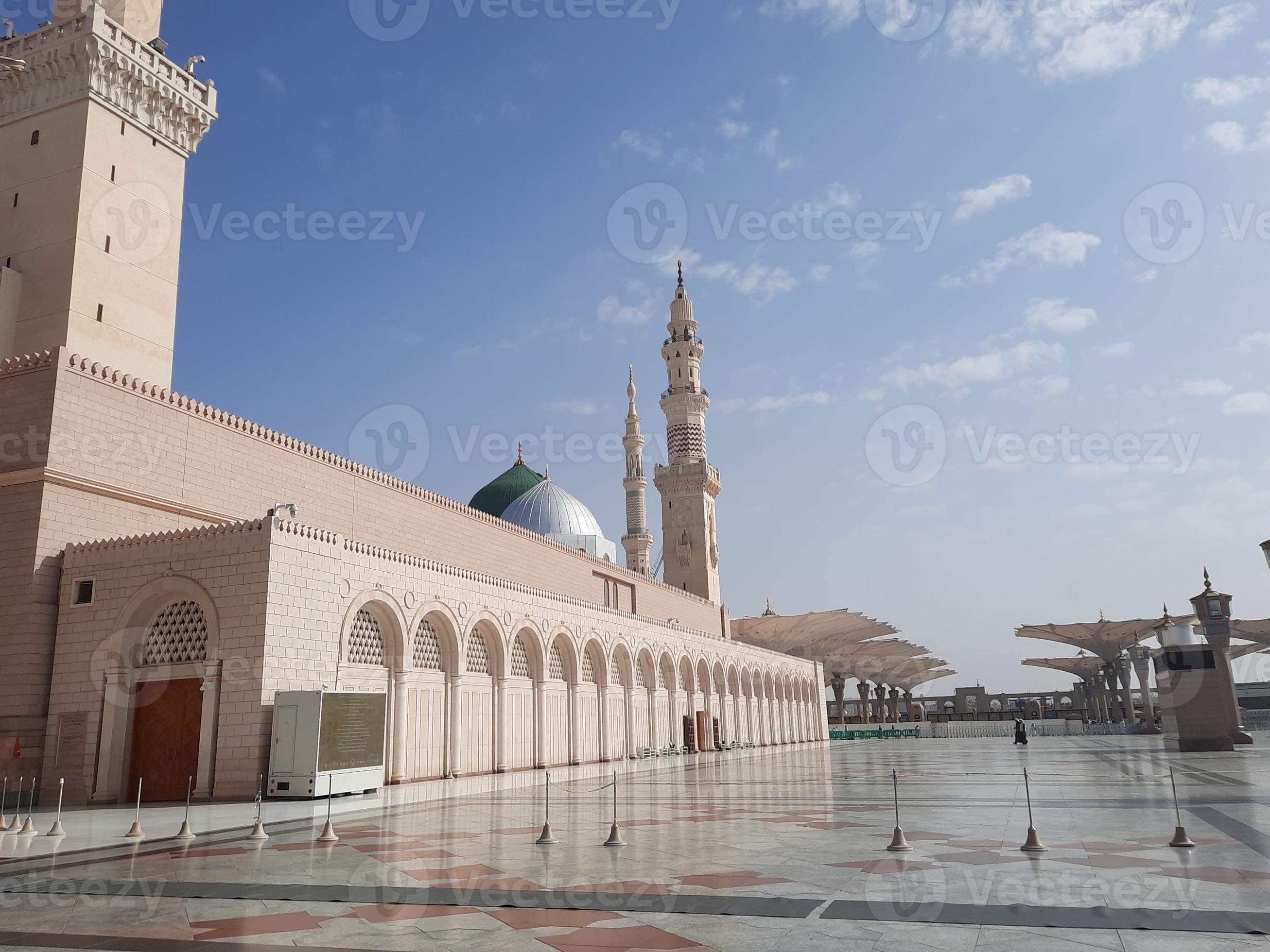 Beautiful Daytime View Of Masjid Al Nabawi Medina Saudi Arabia