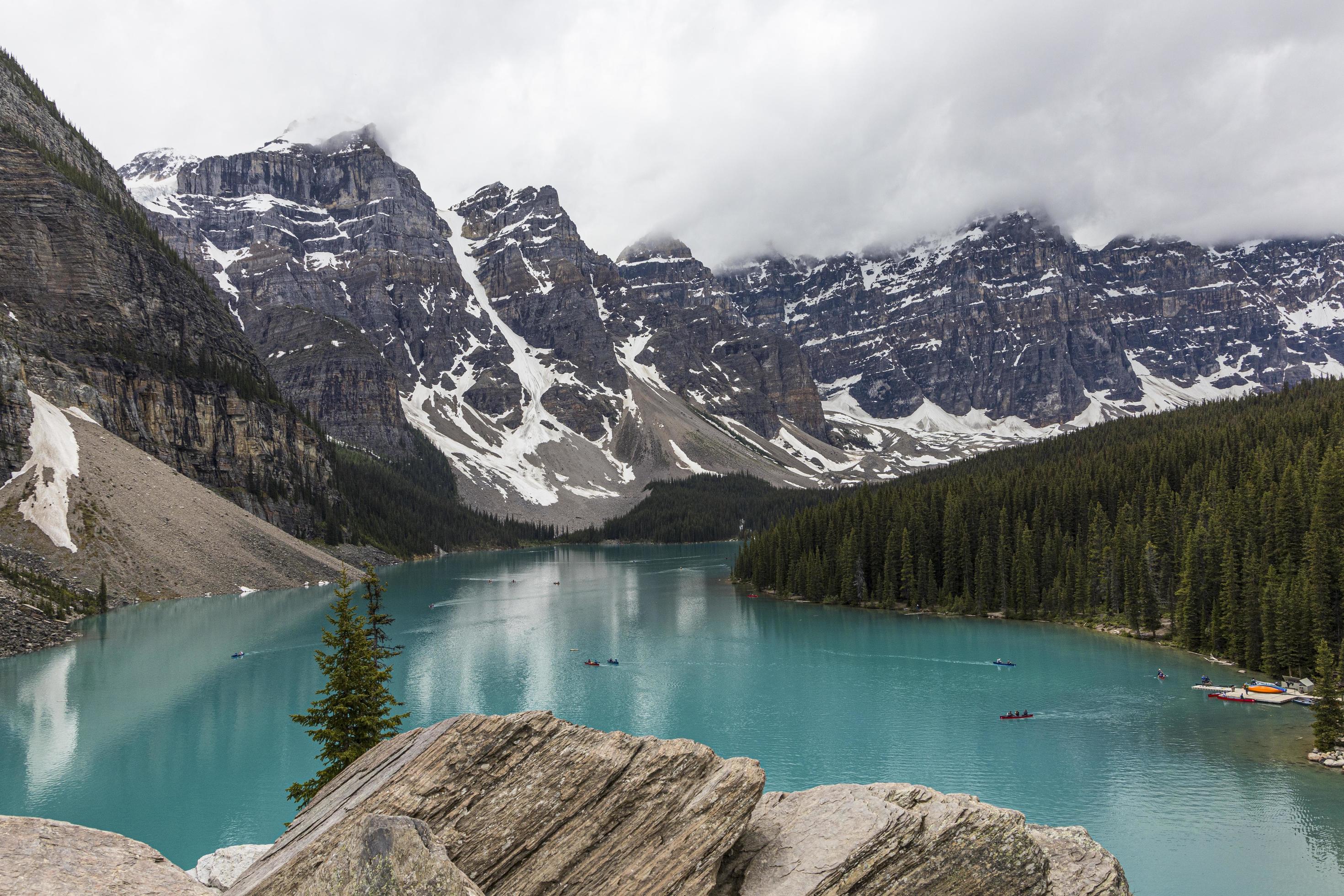 Moraine Lake, Alberta, Canada 17153877 Stock Photo at Vecteezy
