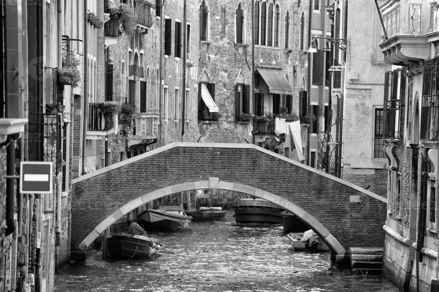 venice canals in black and white 17366713 Stock Photo at Vecteezy venice canals in black and white 17366713 Stock Photo at Vecteezy