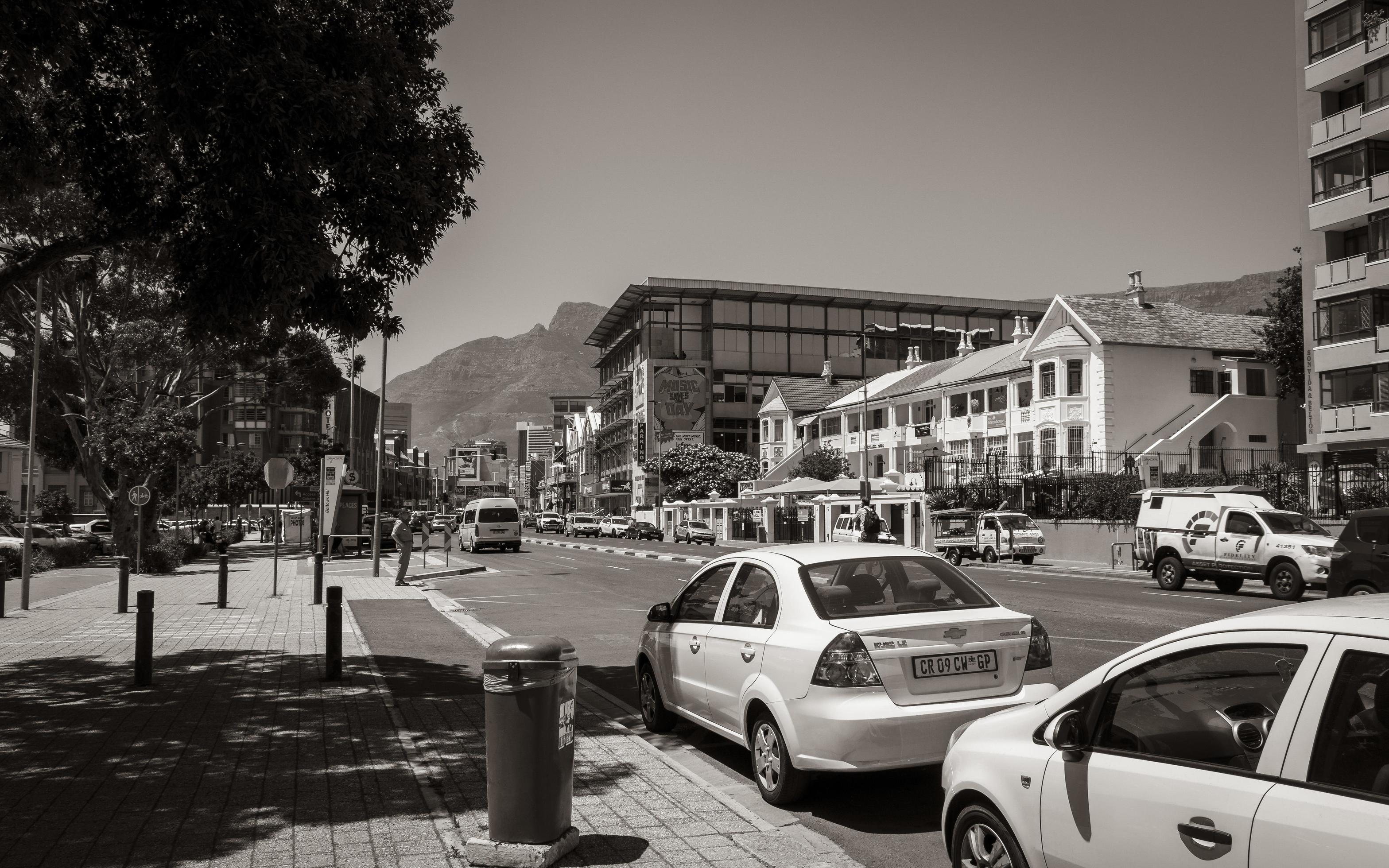 Cape Town Western Cape South Africa 2018 Urban life people cars and ... Cape Town Western Cape South Africa 2018 Urban life people cars and ...