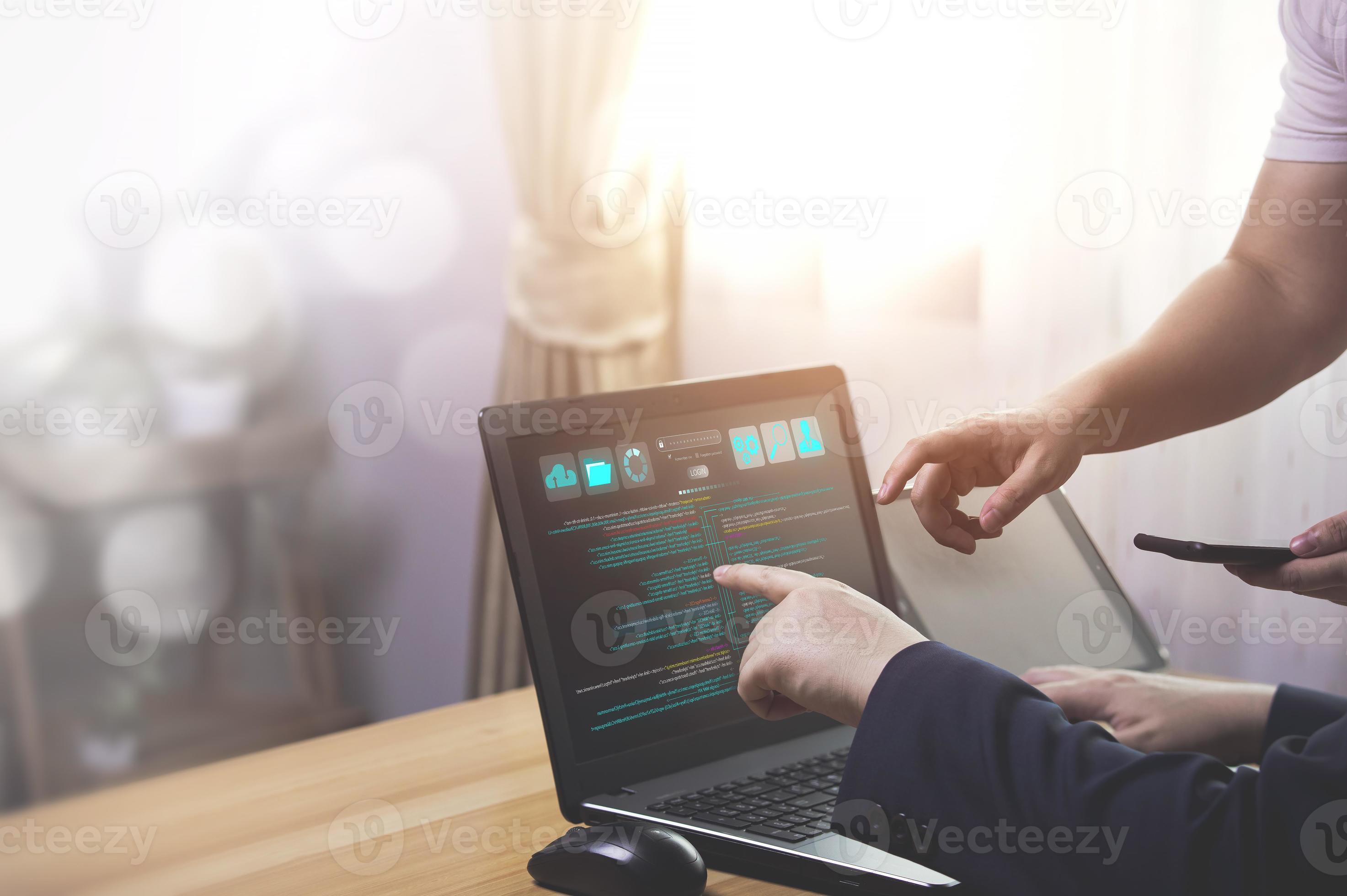 profesional programadores trabajo juntos a desarrollar sistemas a ...