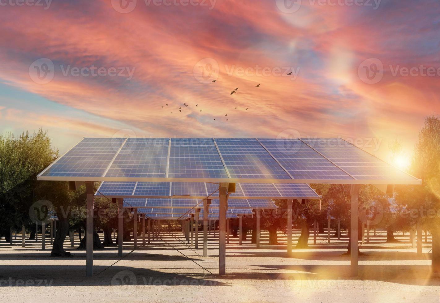 renovable energía sistema con un grupo de solar panel 20566907 Foto de ... renovable energía sistema con un grupo de solar panel 20566907 Foto de ...