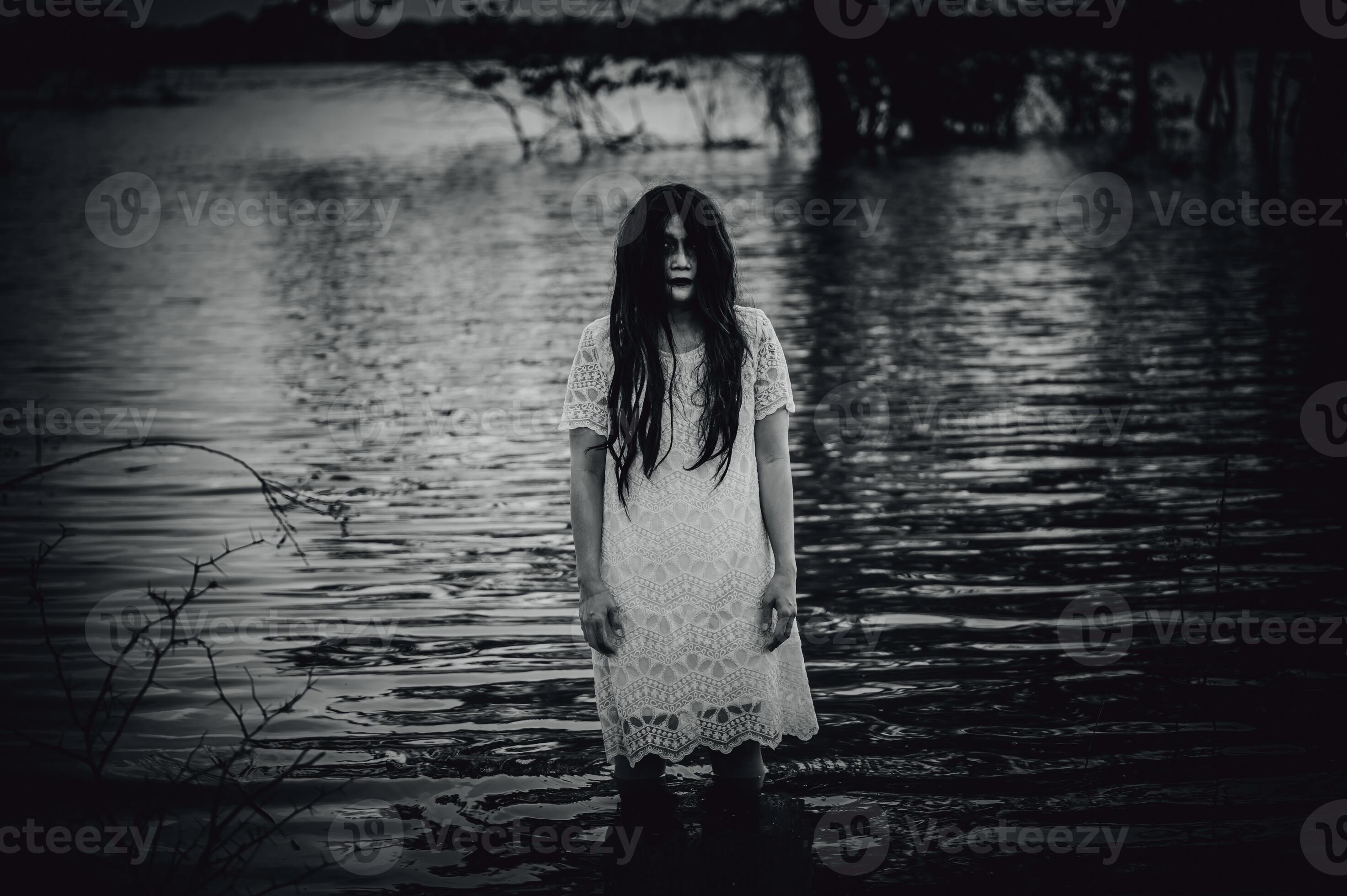 Scary Swamp Girls scary-swamp-girls