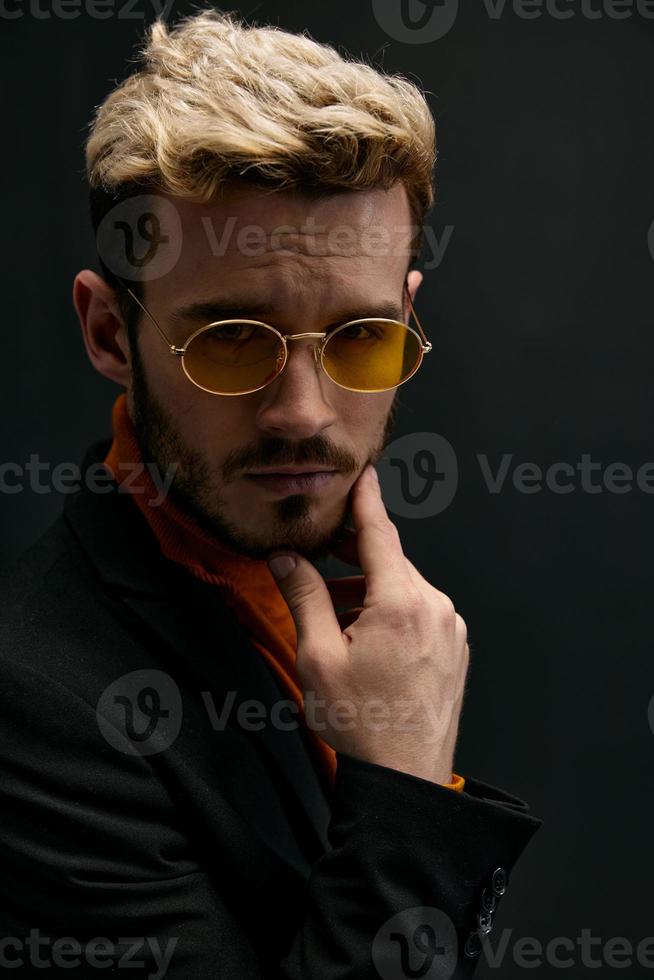 Gentleman in suit holds his hand near the face hairstyle model 22254795 ... Gentleman in suit holds his hand near the face hairstyle model 22254795 ...