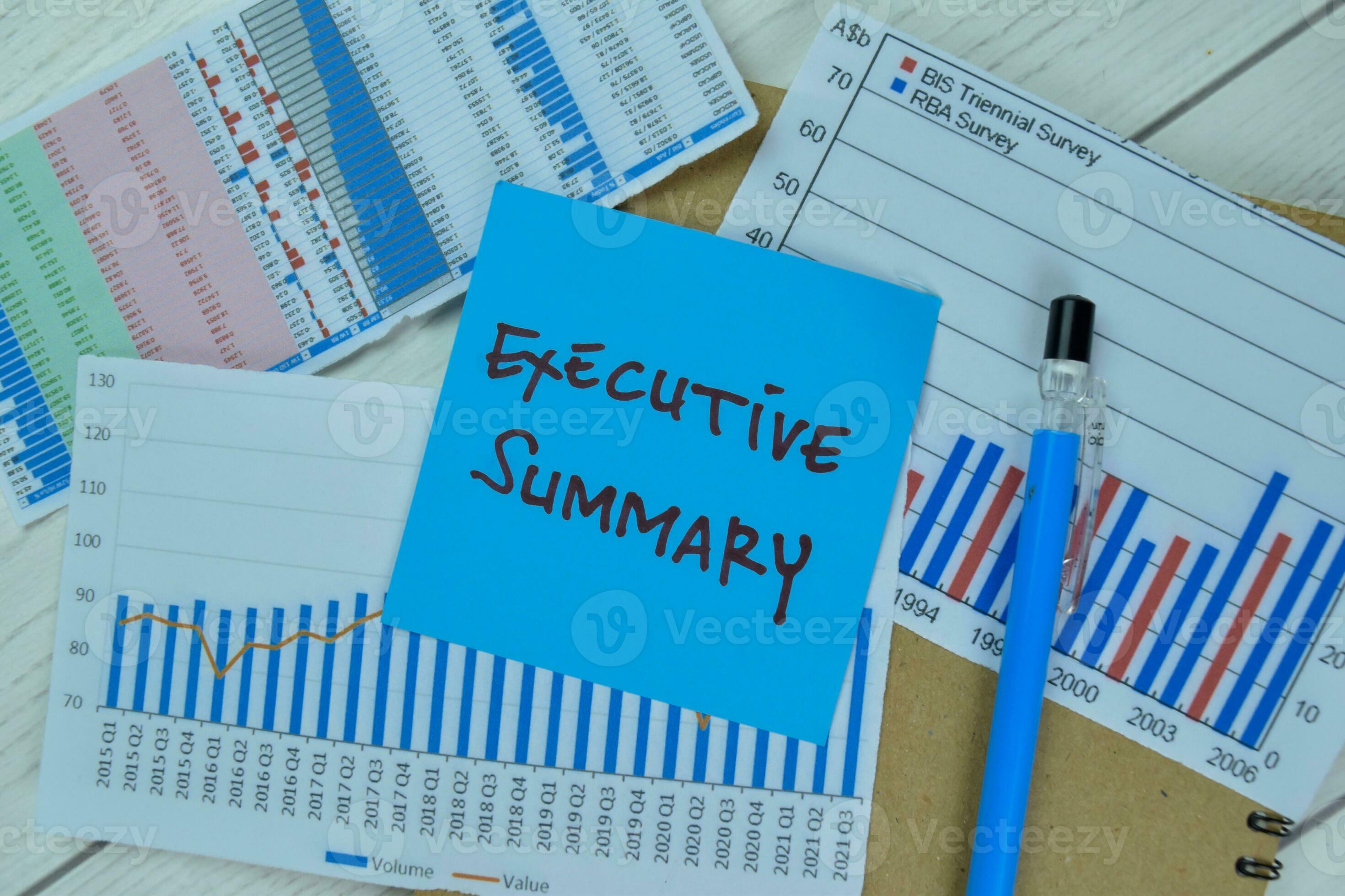 Concept Of Executive Summary Write On Sticky Notes Isolated On Wooden Table 23634551 Stock