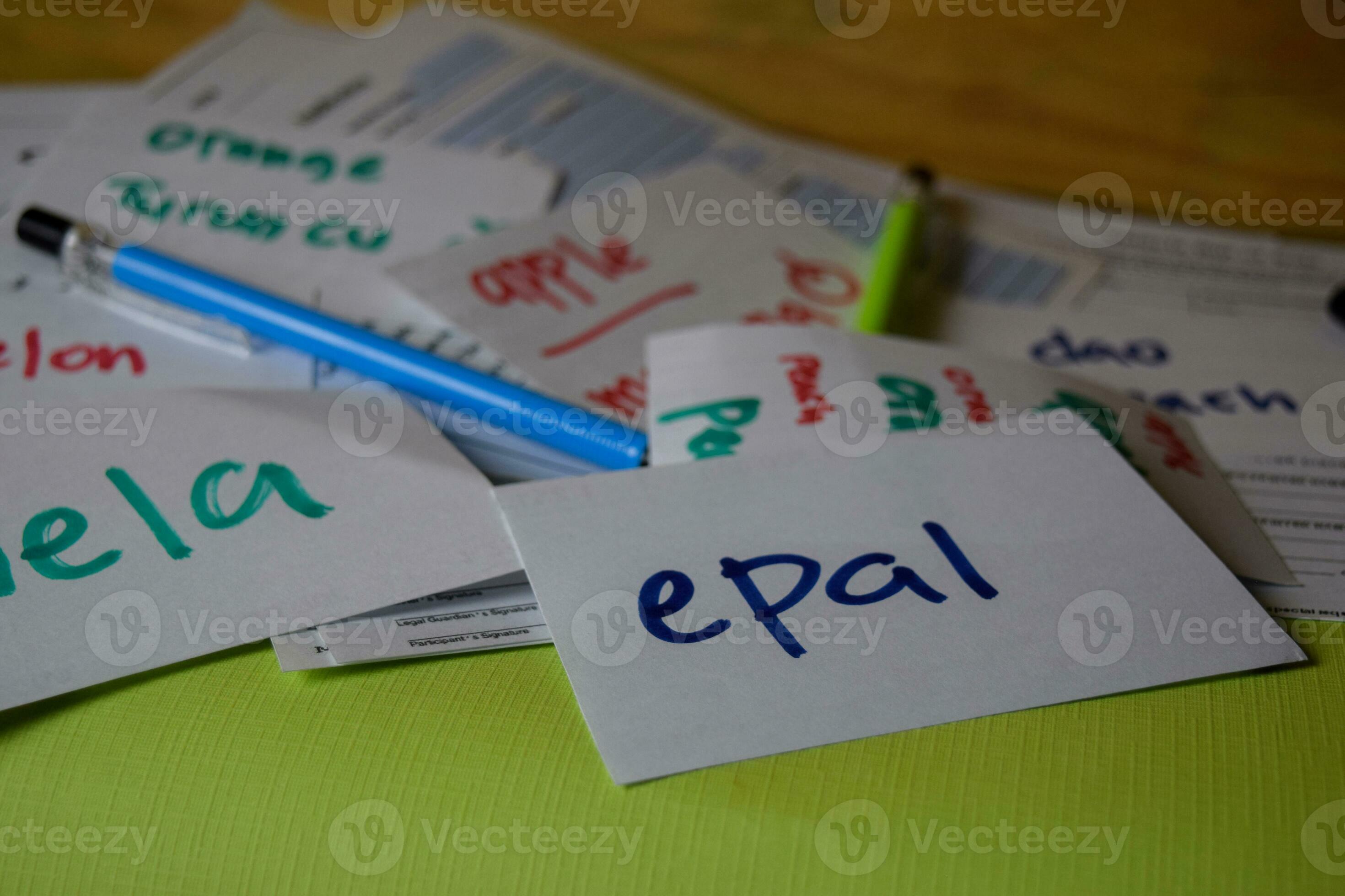 Epal write on a sticky note its mean apple isolated on Office Desk ...
