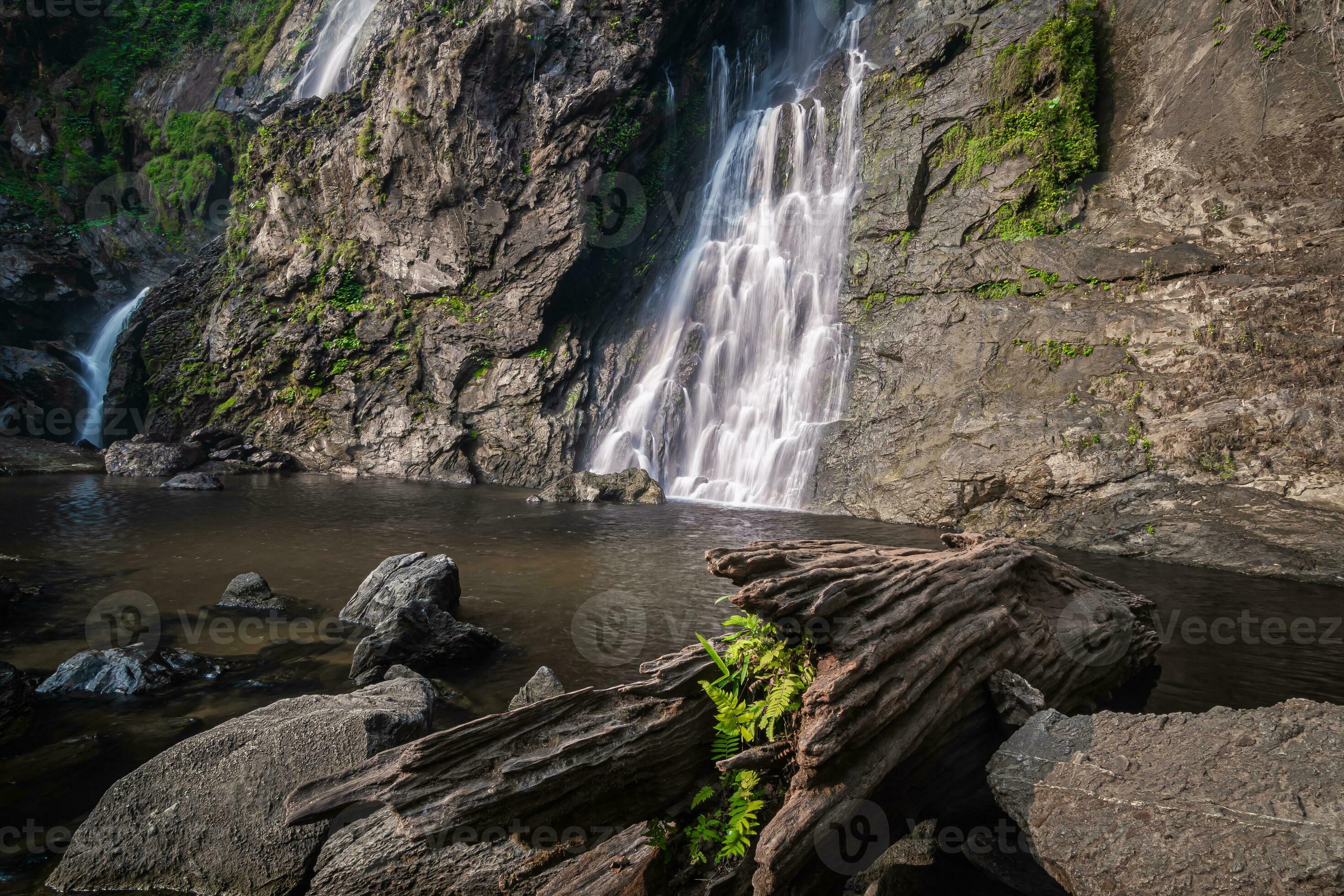 Khlong Lan Waterfall, Beautiful waterfalls in klong Lan national park of Thailand 24010103 Stock ...