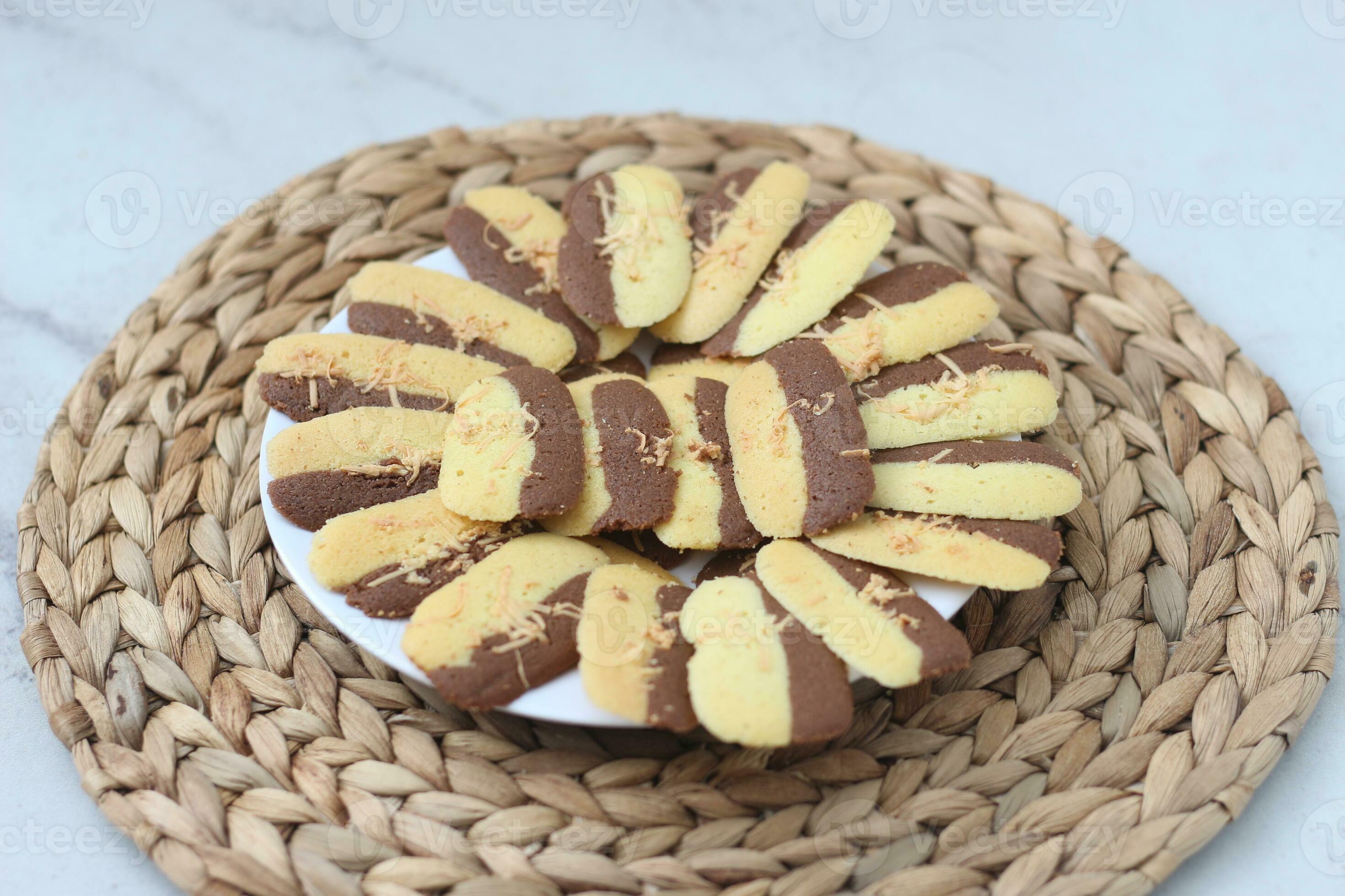 Kue Lidah Kucing or cat tongue cookies. 24311822 Stock Photo at Vecteezy Kue Lidah Kucing or cat tongue cookies. 24311822 Stock Photo at Vecteezy