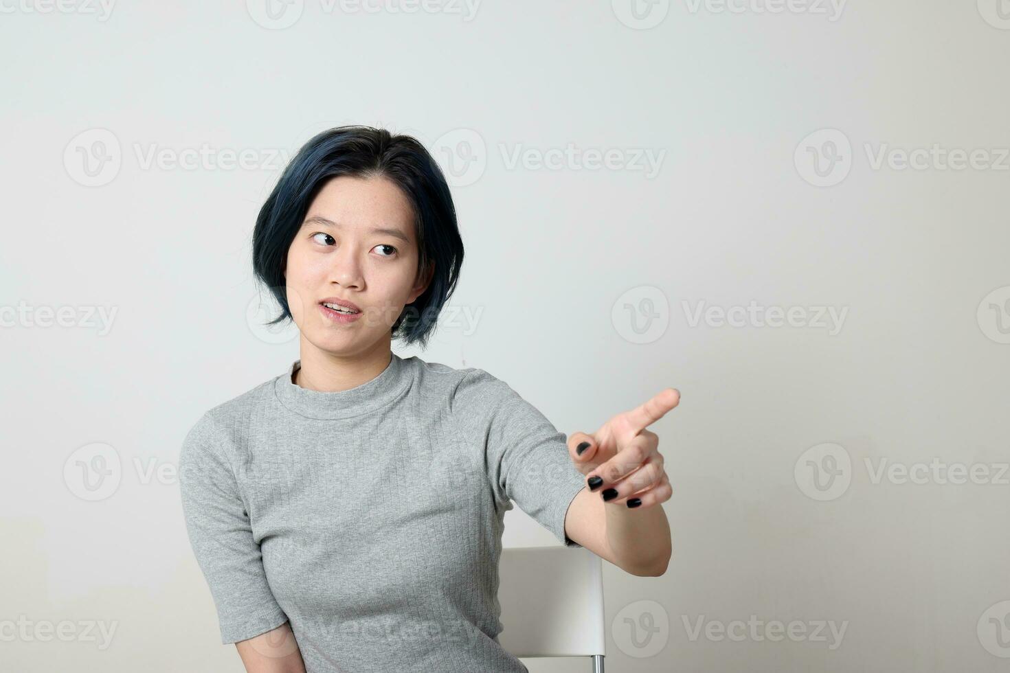 Young attractive Asian chinese malay woman pose face body expression ... Young attractive Asian chinese malay woman pose face body expression ...