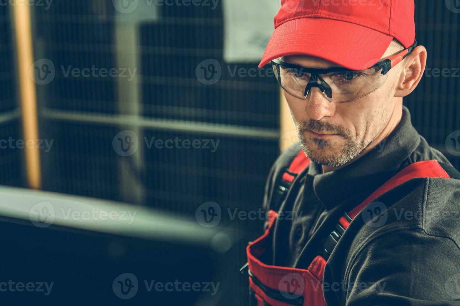 Caucasian Factory Production Line Operator Portrait 24630238 Stock ...