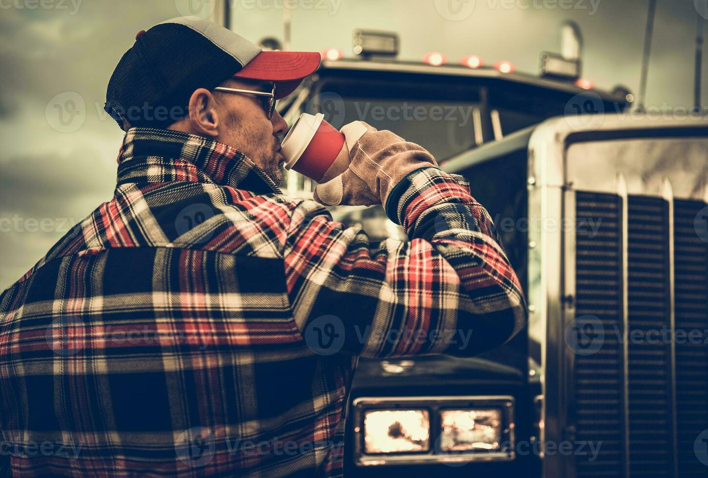 Truck Stop Break Coffee Time 24636717 Stock Photo at Vecteezy Truck Stop Break Coffee Time 24636717 Stock Photo at Vecteezy