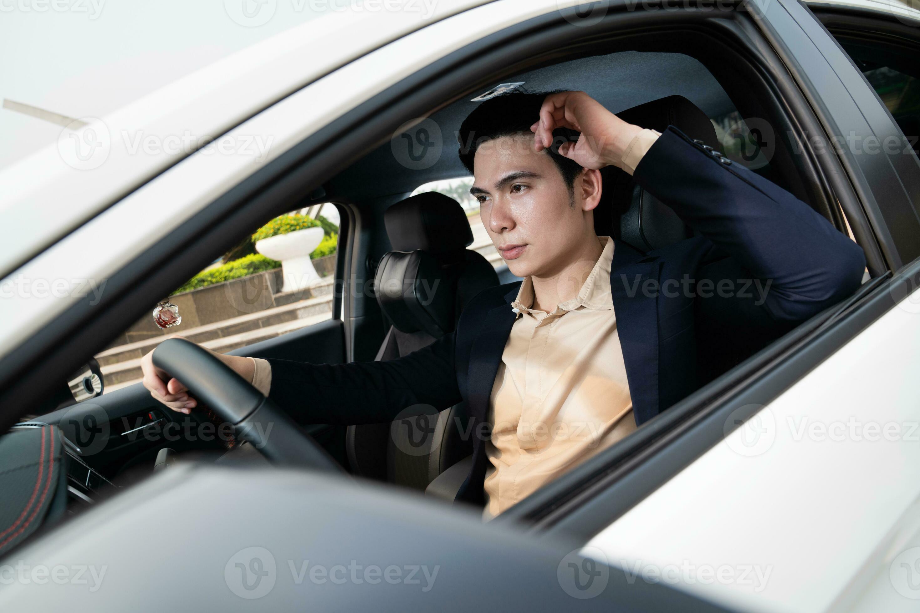 Young Asian business man with car 24704652 Stock Photo at Vecteezy