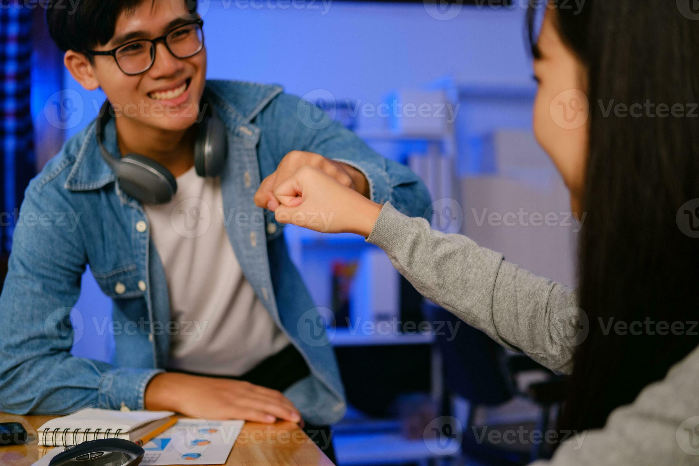 Programmer and developer teamwork 24770176 Stock Photo at Vecteezy