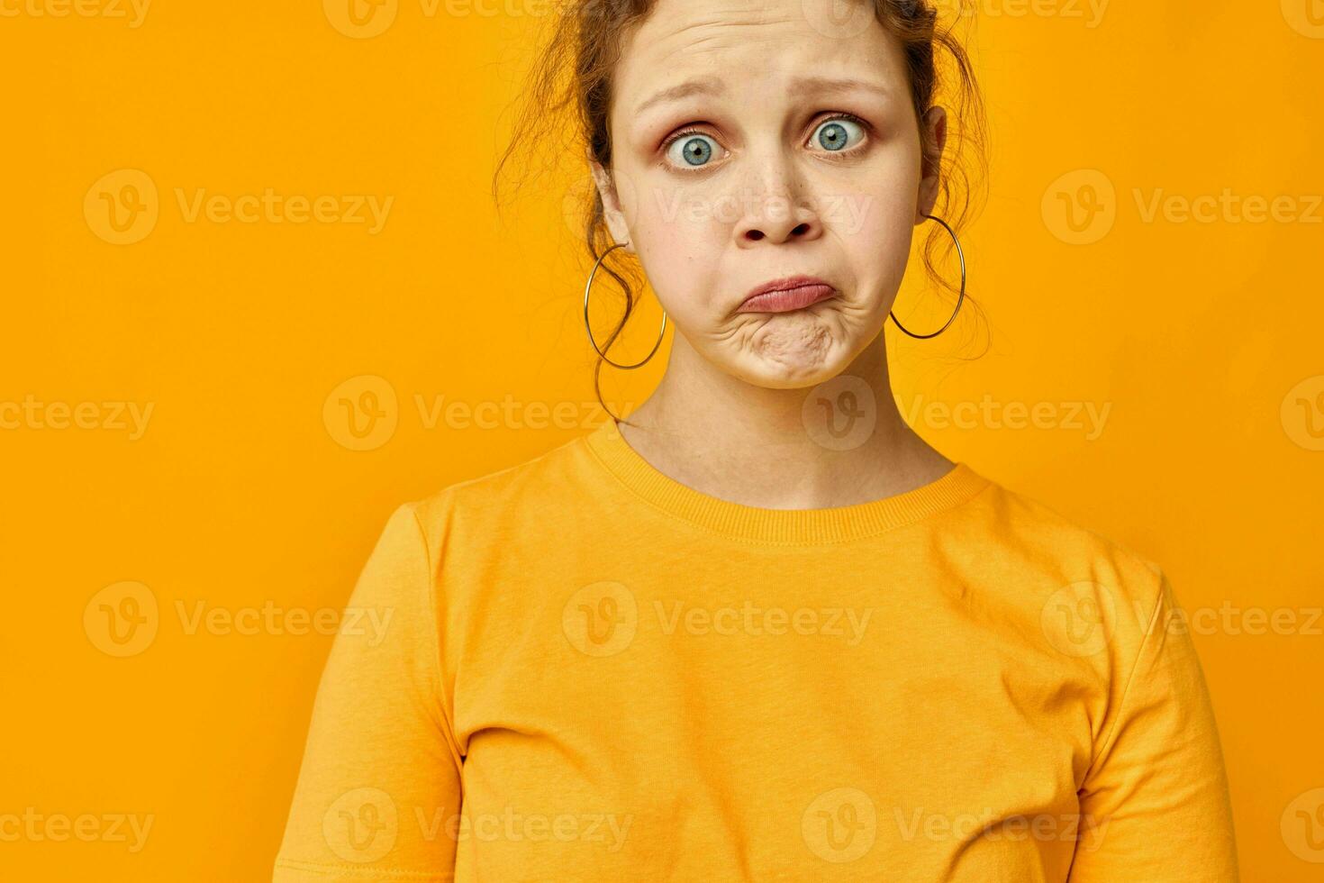 pretty girl fun earrings grimace hand gesture Youth style isolated ...