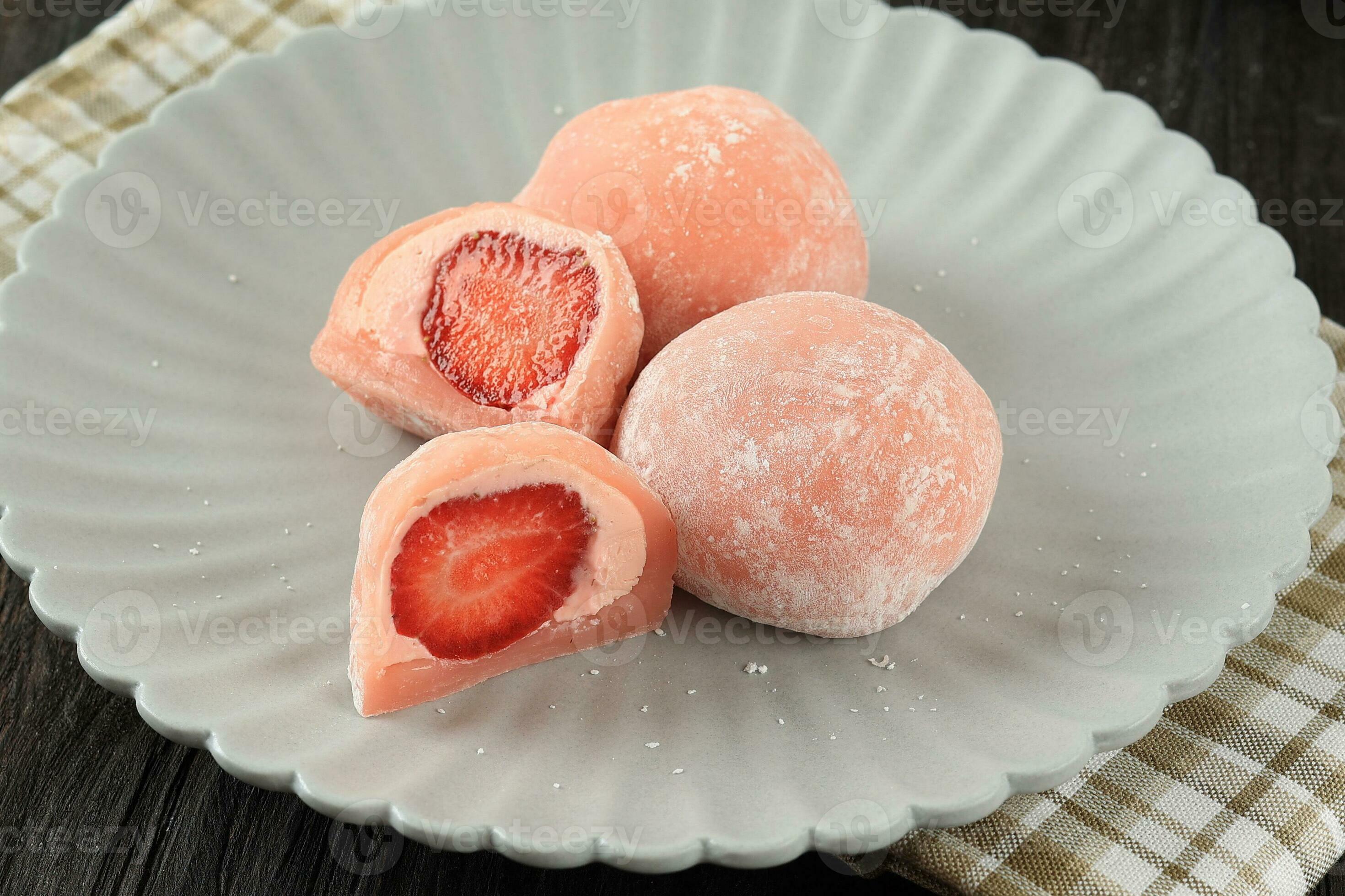 Strawberry Daifuku Ichigo Mochi 25441961 Stock Photo at Vecteezy Strawberry Daifuku Ichigo Mochi 25441961 Stock Photo at Vecteezy
