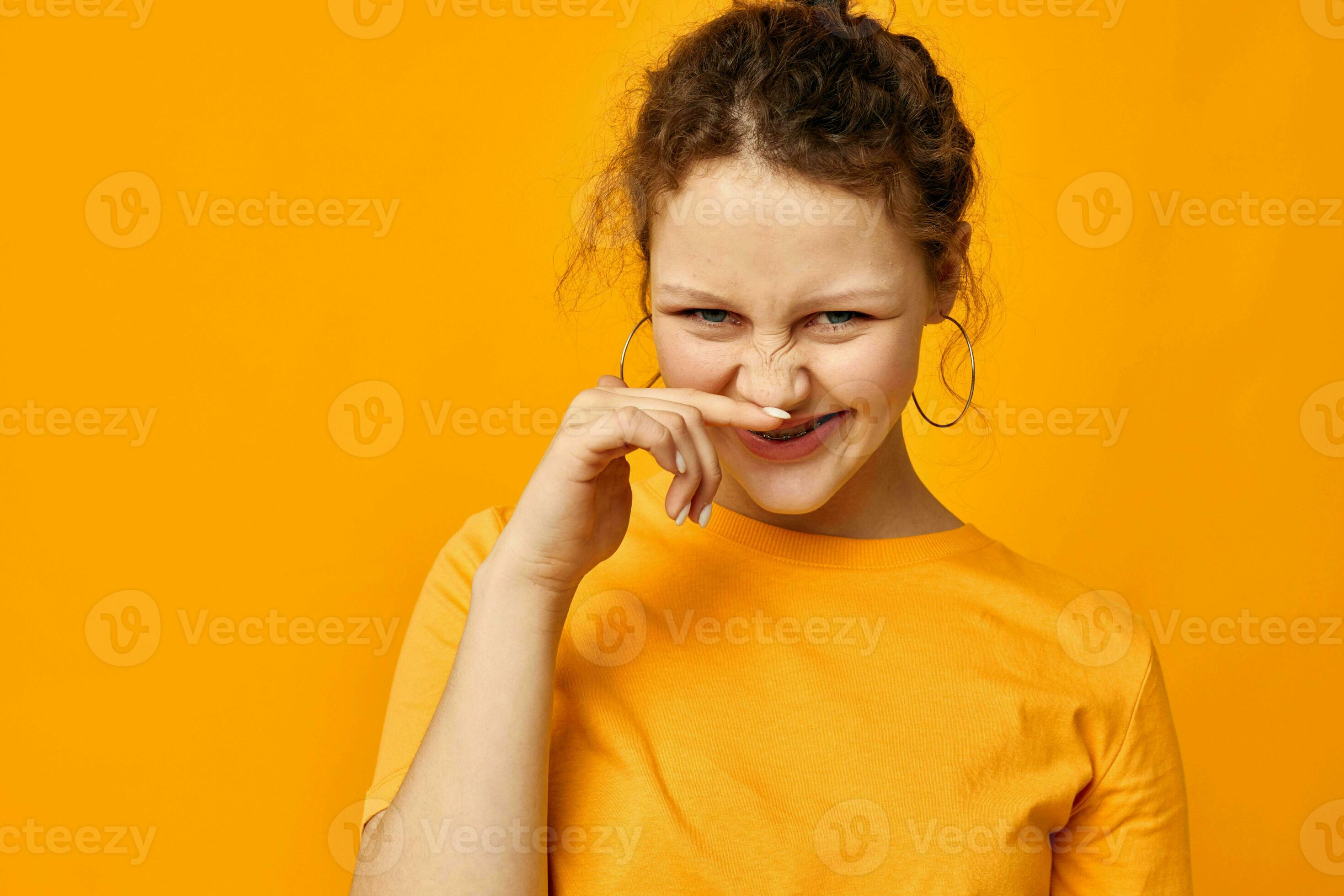 pretty woman fun earrings grimace hand gesture Youth style isolated ...