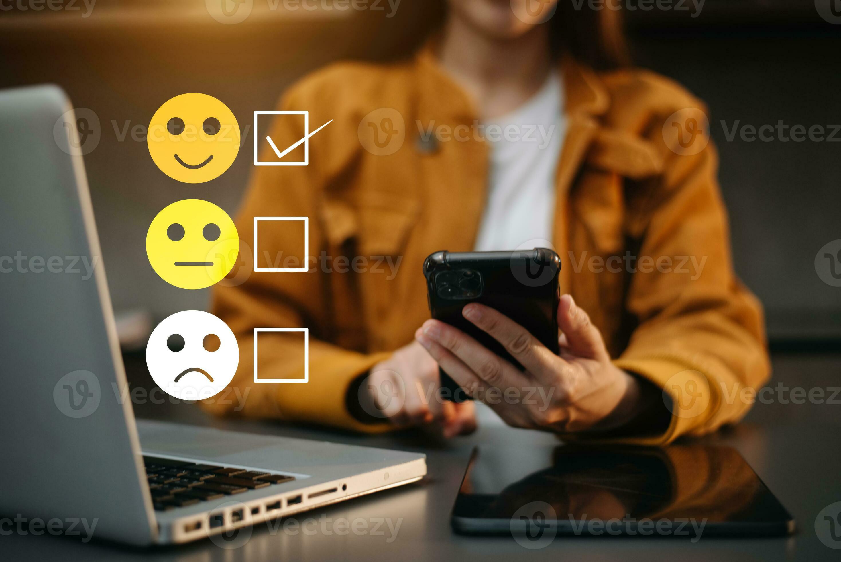 Customer service evaluation concept. woman Show face smile emoticon ...