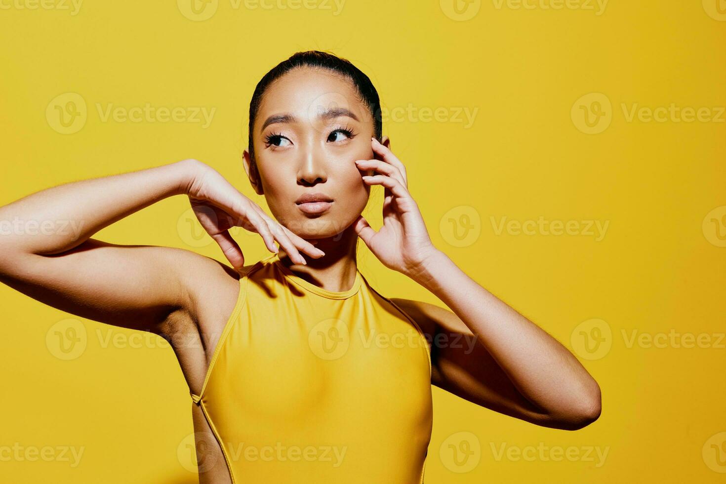 Summer Woman Beauty Fashion Smile Trendy Yellow Brunette Surprised