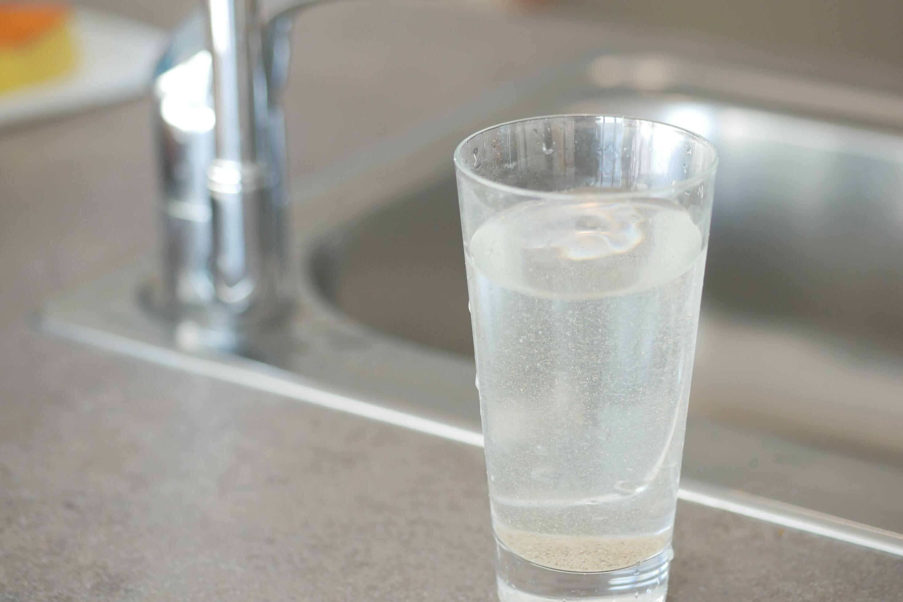 dirty glass of water kitchen table 26713833 Stock Photo at Vecteezy