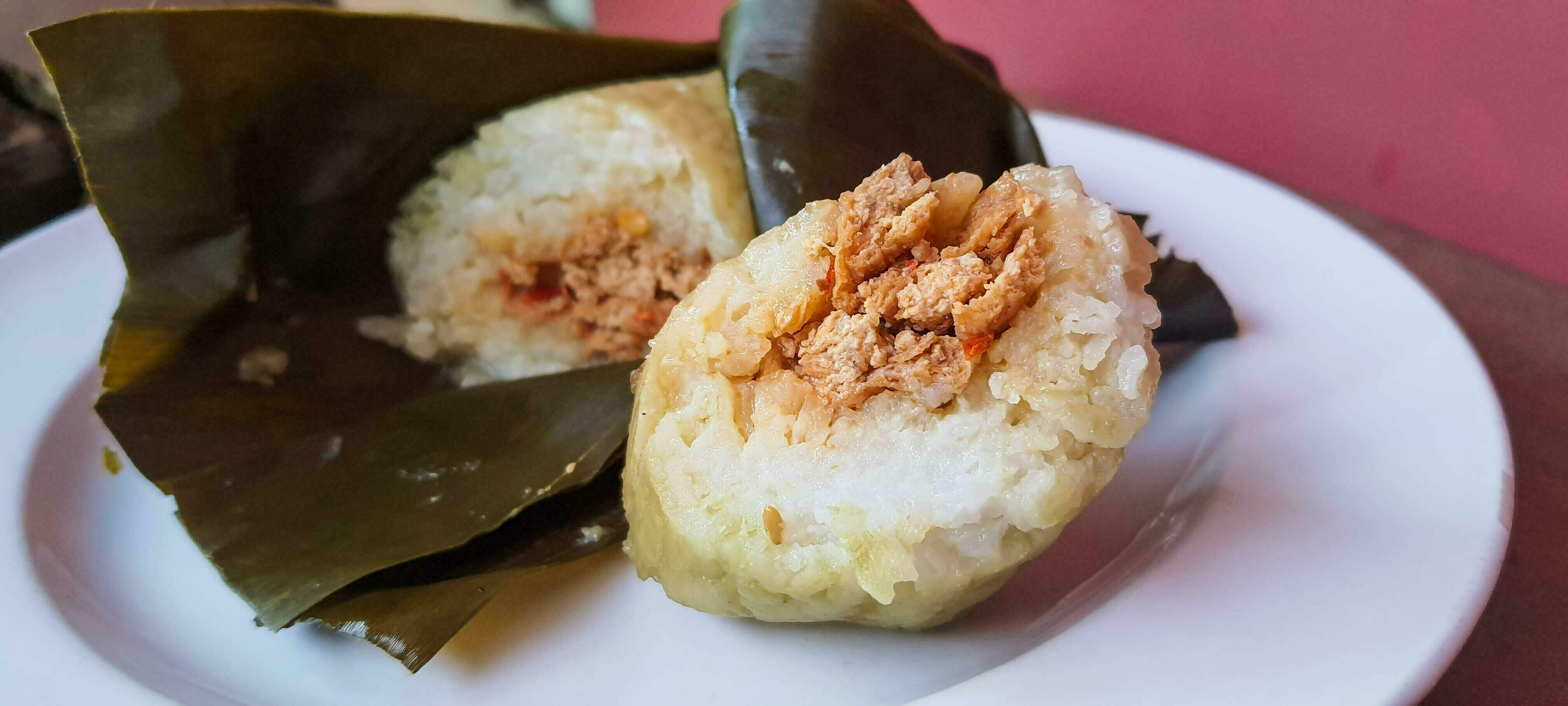 Arem-arem is a typical Central Javanese food in the form of rice containing tempeh sauce or meat ...