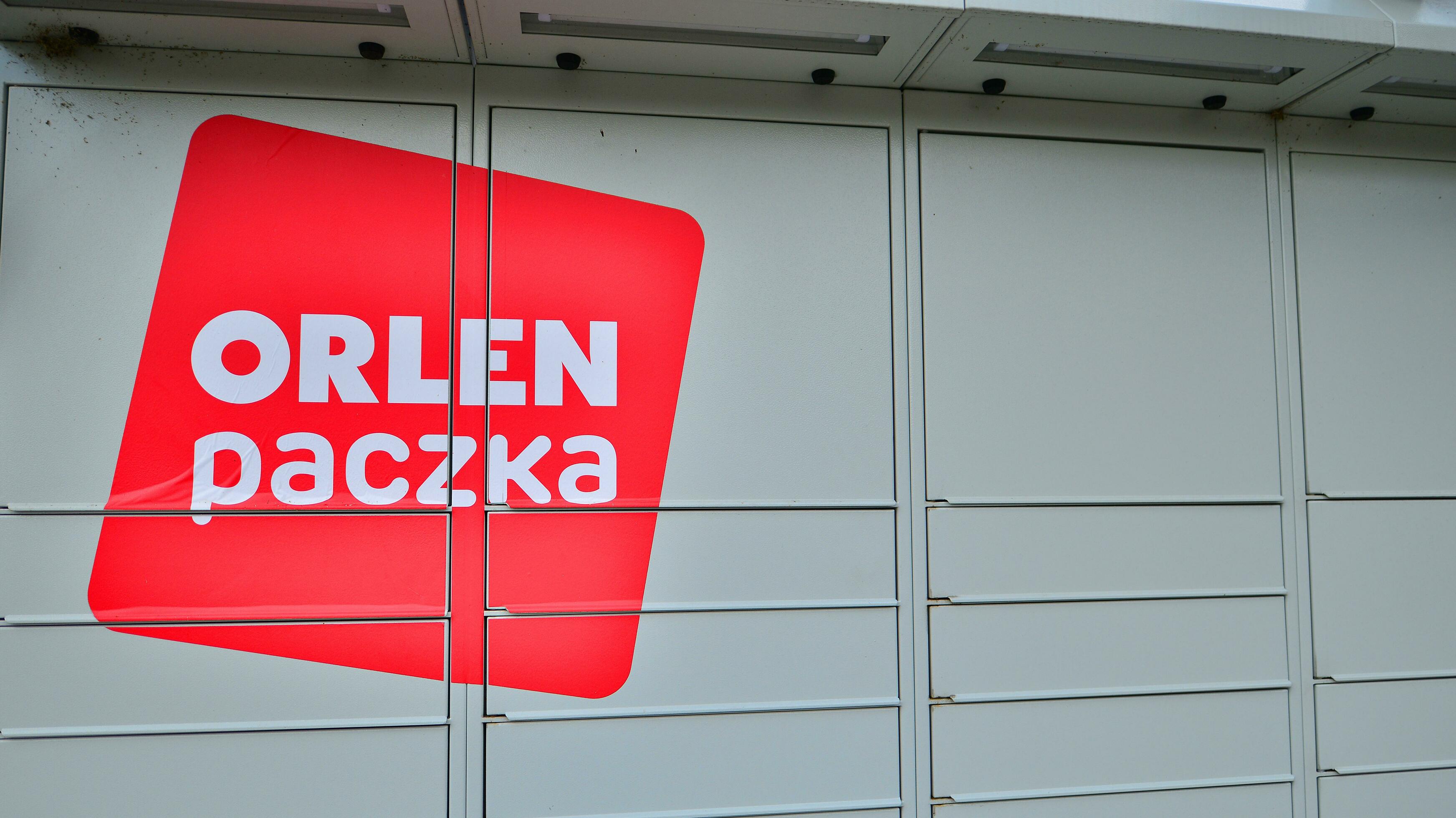 Warsaw, Poland. 6 August 2023. Package collection machine, delivery service. Smart electronic ...