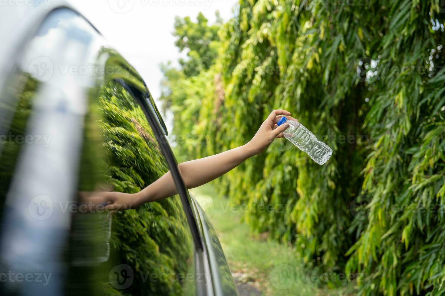 Page 4 | Throw Water Stock Photos, Images and Backgrounds for Free Download