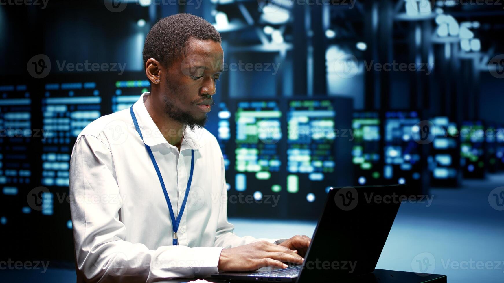 It Developer Repairing Server Hub Operational Issues Arising Due To High Cpu Usage Insufficient