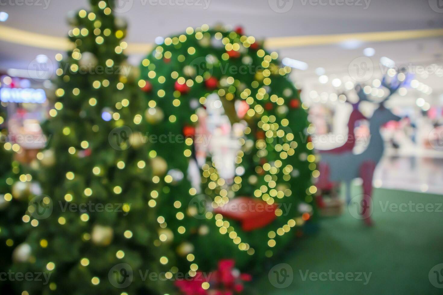 Abstract blurred christmas tree with bokeh light background 31705419 Stock Photo at Vecteezy