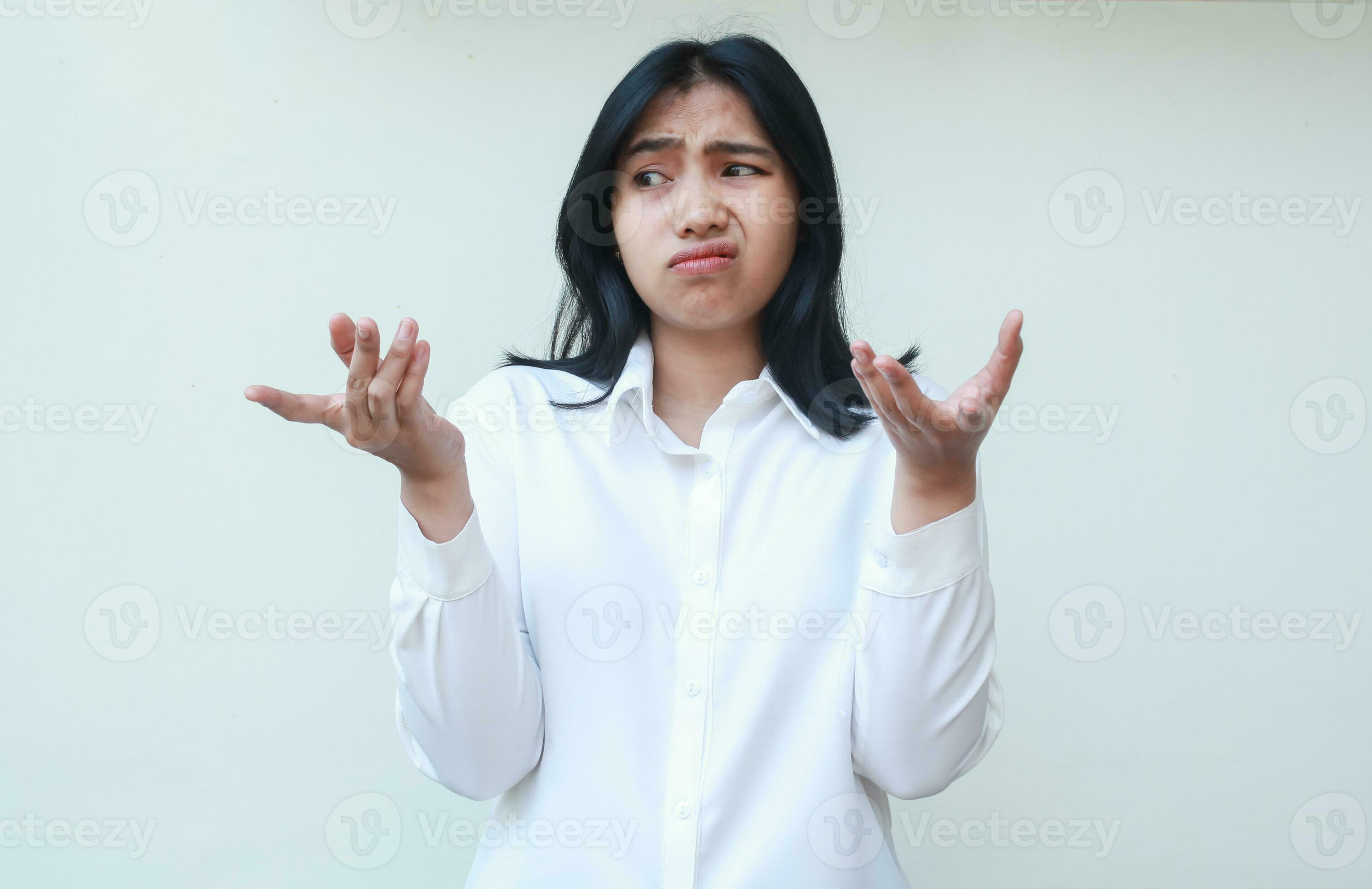 what happens. portrait of confused asian business woman manager ...