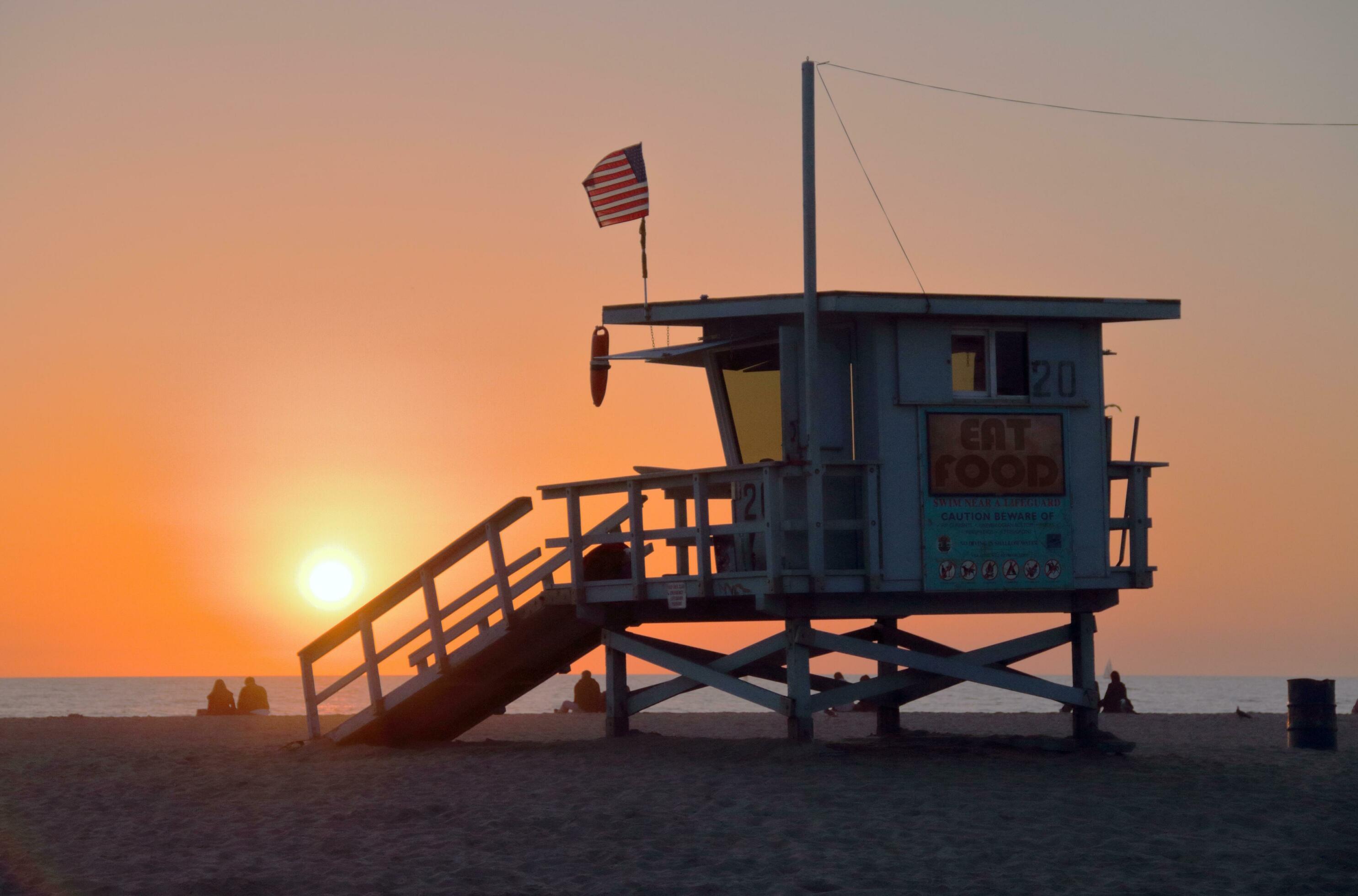 Santa Monica Beach Lifeguard Station 35002357 Stock Photo at Vecteezy