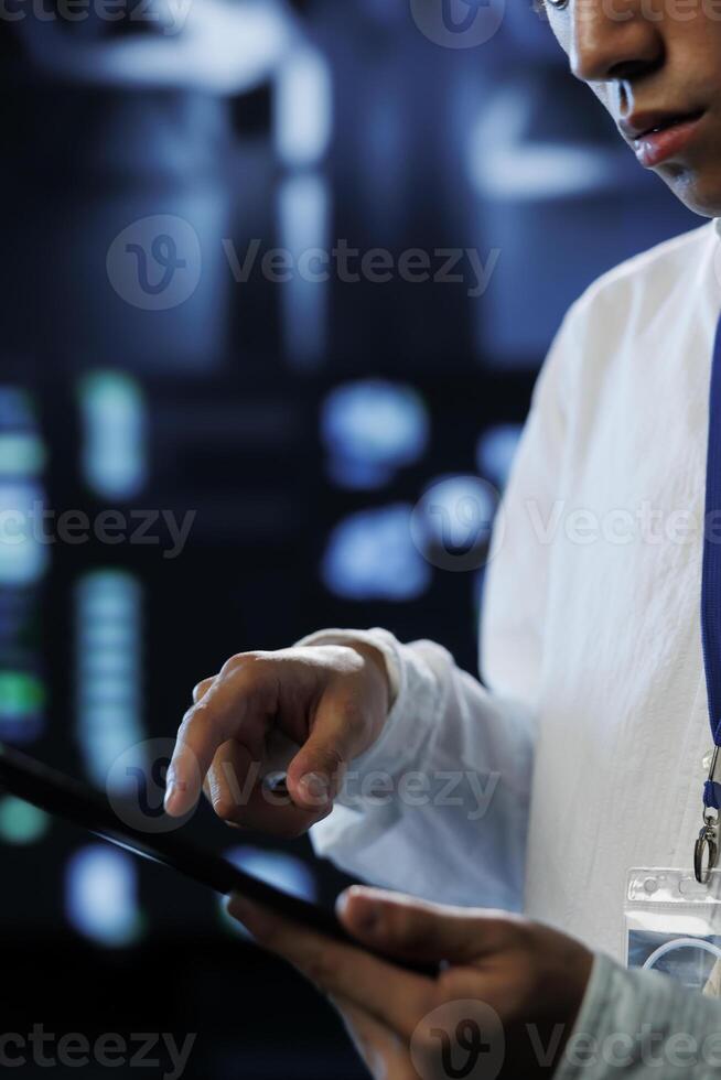 Precise Programmer Between Data Center Machines Providing Processing
