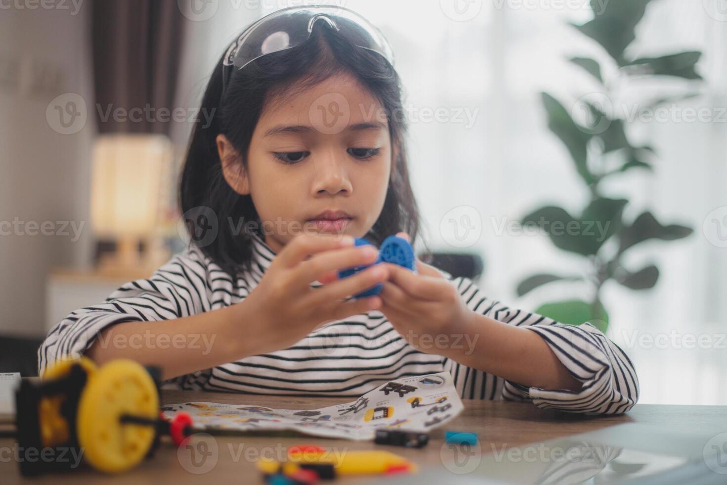 Asian students enjoy Machine Learning Robot arms Control robots in ...