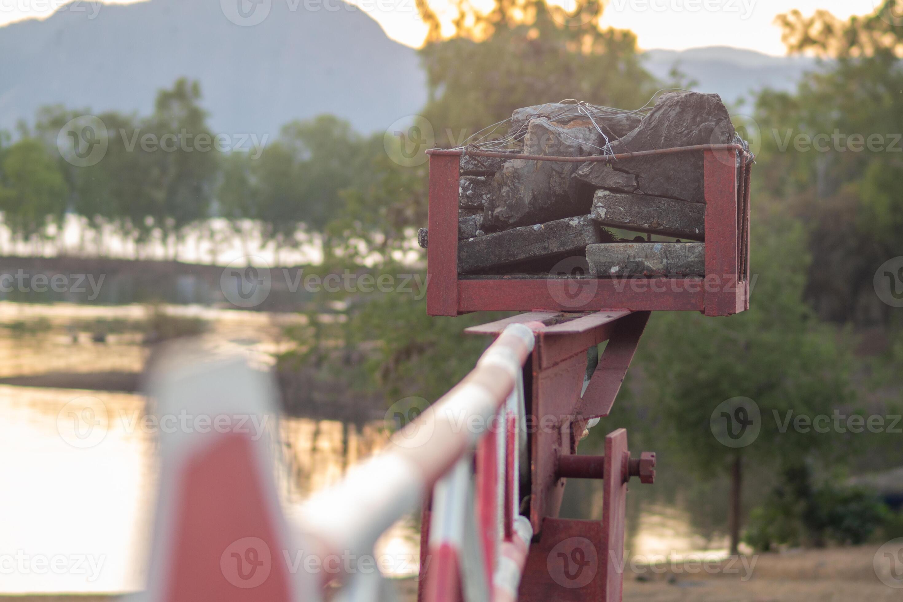 Mountain Train Stop by the Sea at Mae Mok, Lampang, Thailand. 39051391 Stock Photo at Vecteezy