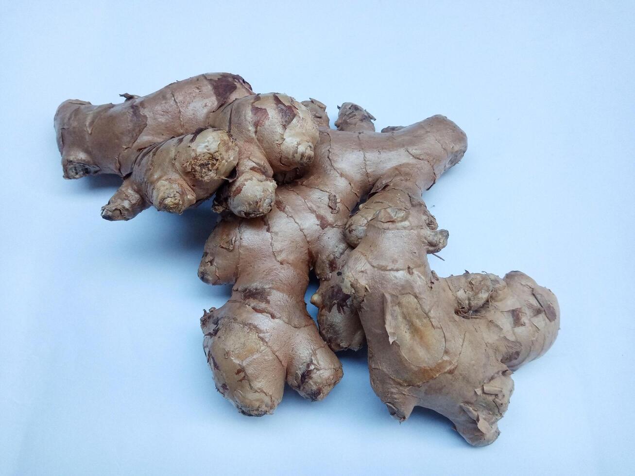 Fresh ginger close up copy space isolated on white background. 41714337 ...