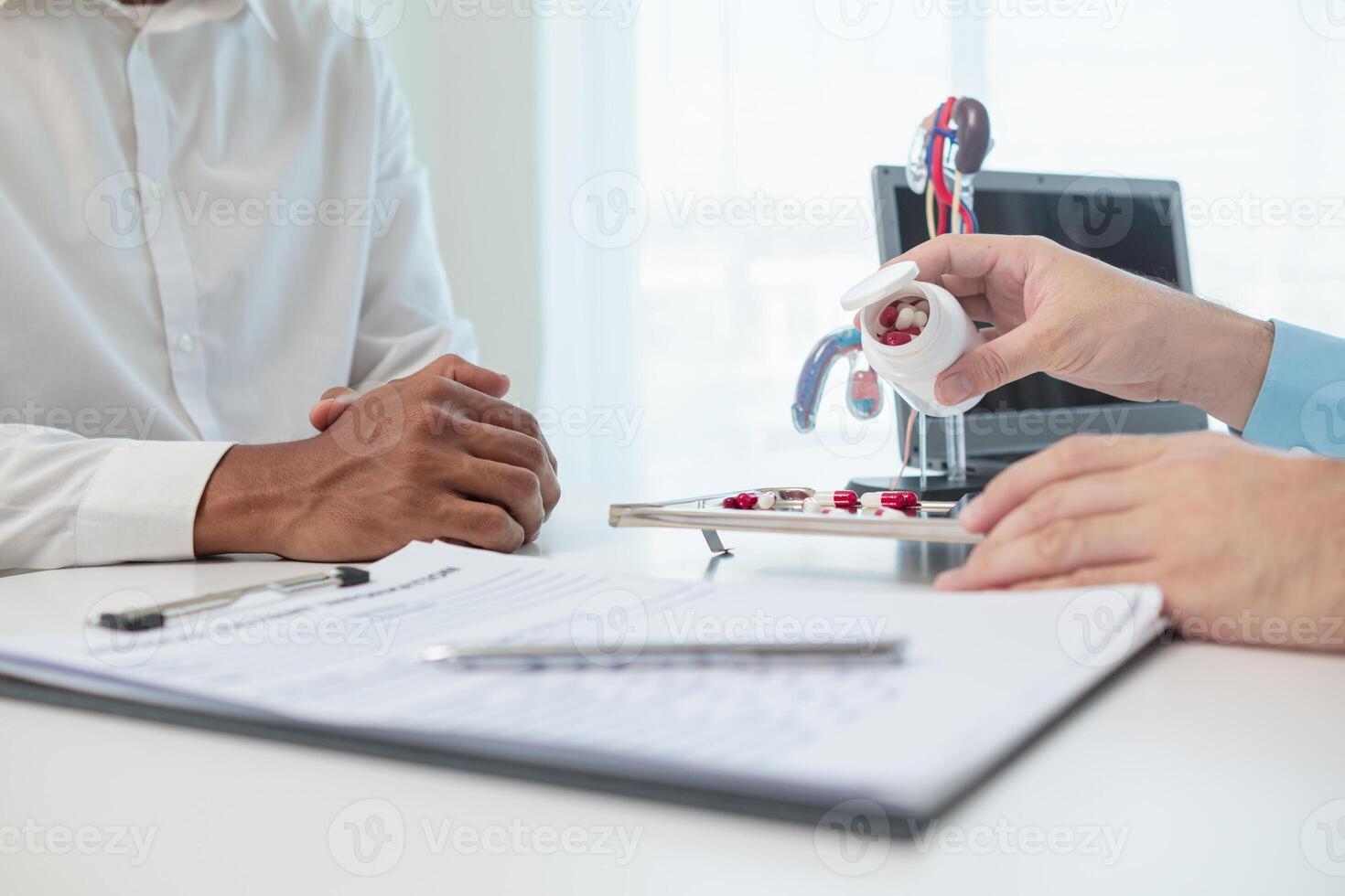 Hombre Consultado Con Especialista En Sexual Rehabilitación Y Próstata
