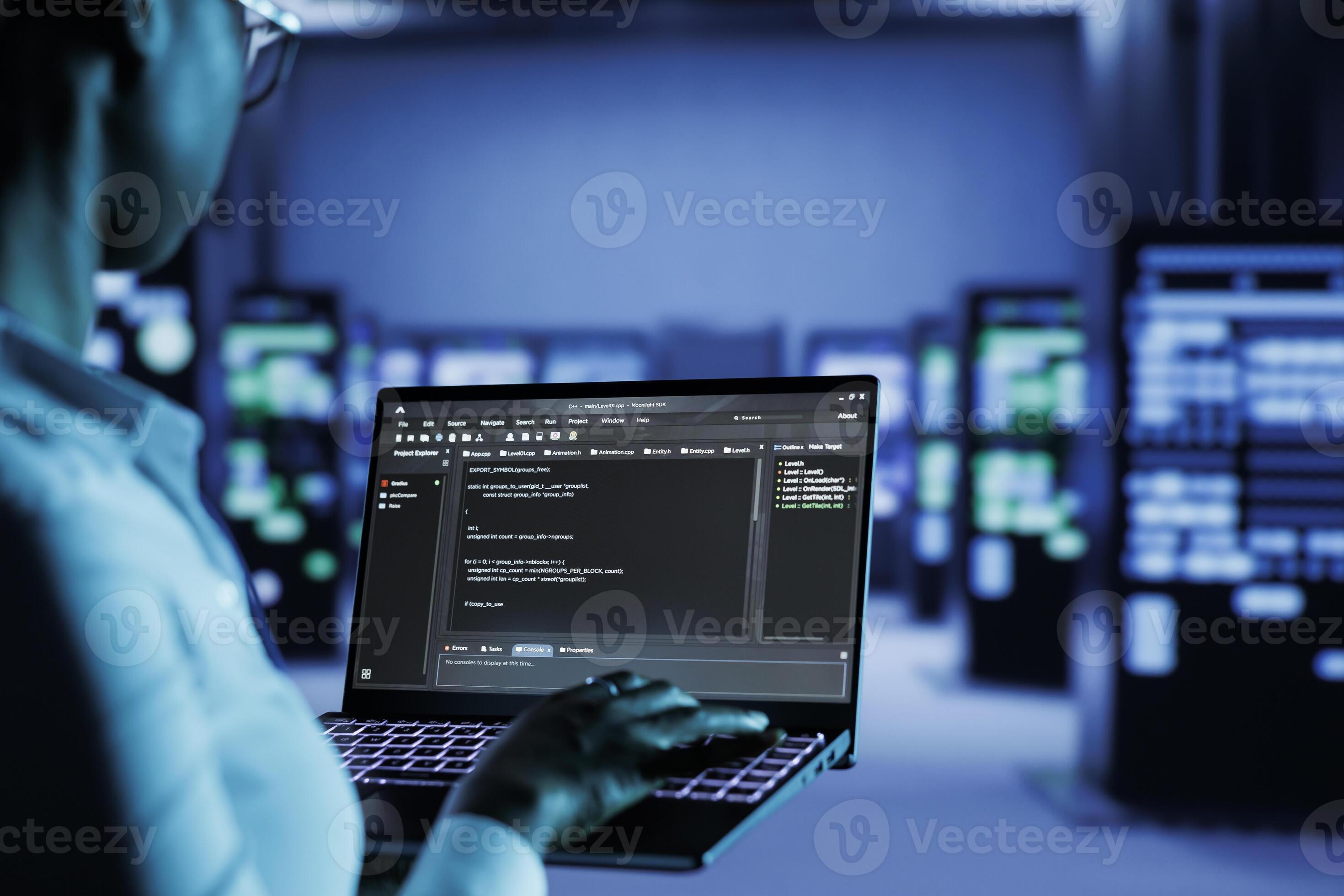 Eso Desarrollador Corriendo Código Y Programación En Computadora Portátil Solución De Problemas