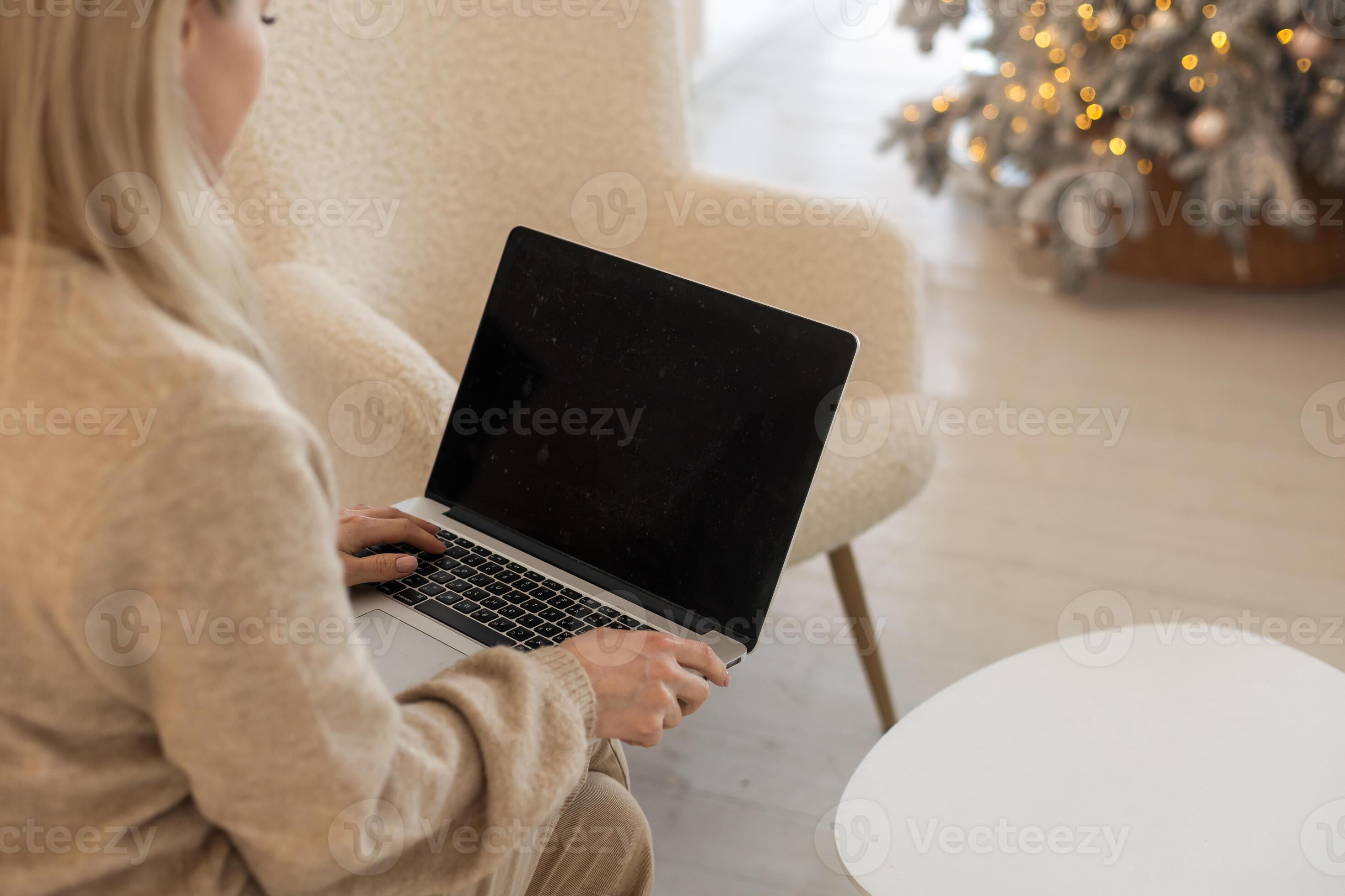 Image Of Young Cheery Happy Positive Cute Beautiful Business Woman Sit