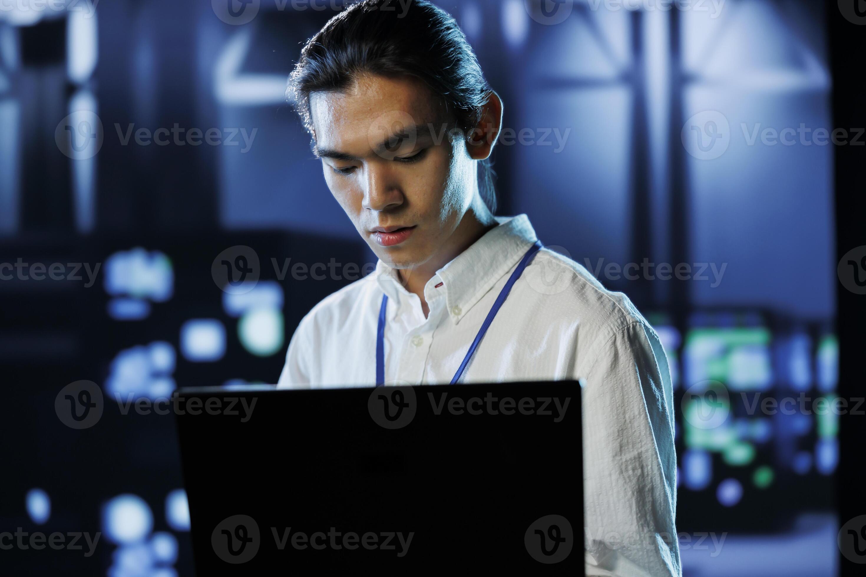 Dara Center Manager Running Code And Programming On Laptop Troubleshooting And Upgrading High