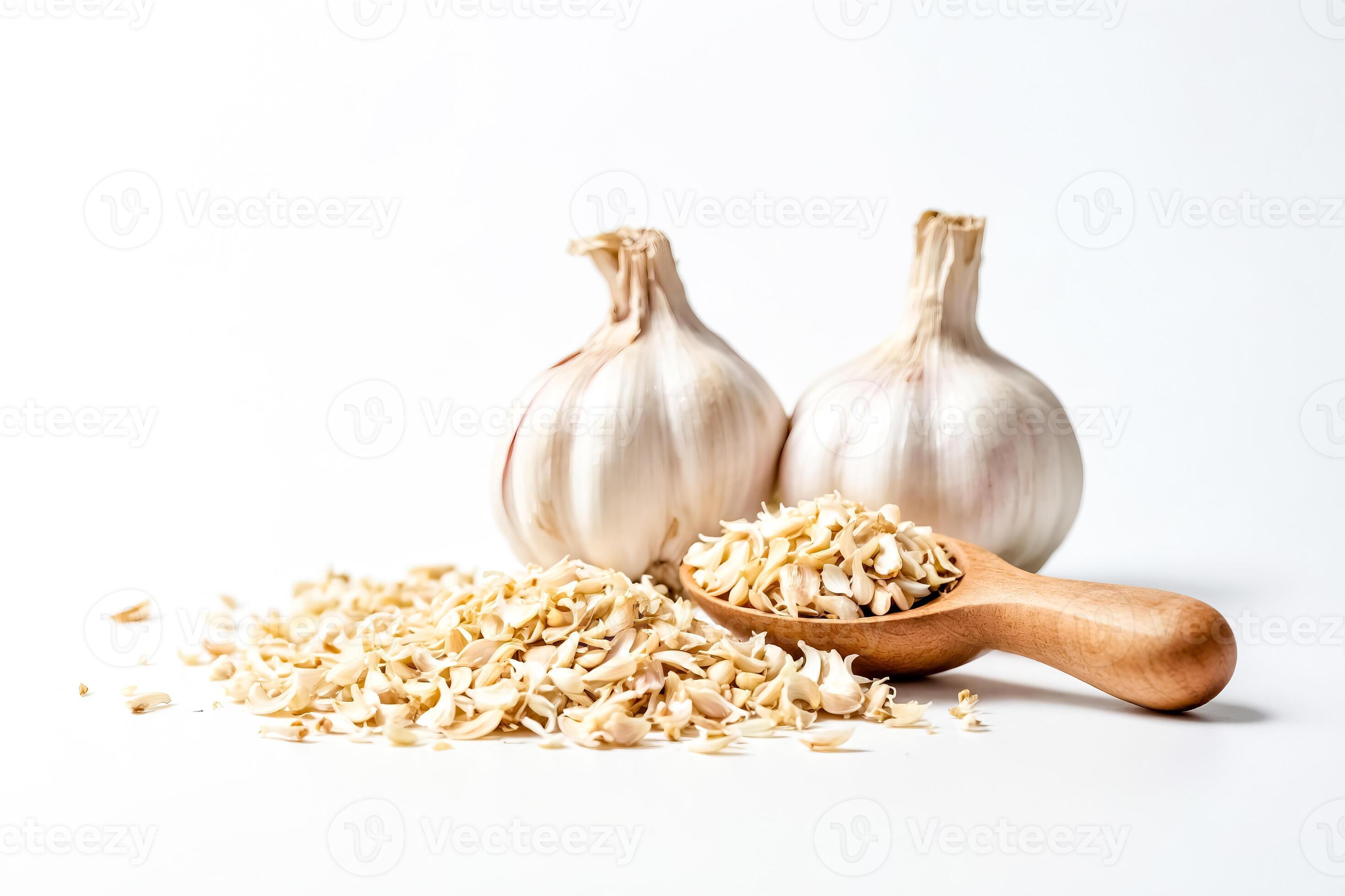 Close-up of Garlic Cloves and Peeled Garlic 48152558 Stock Photo at Vecteezy