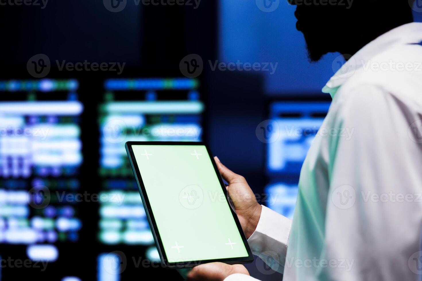 Manager Examining Server Hub Configuration Settings Using Chroma Key