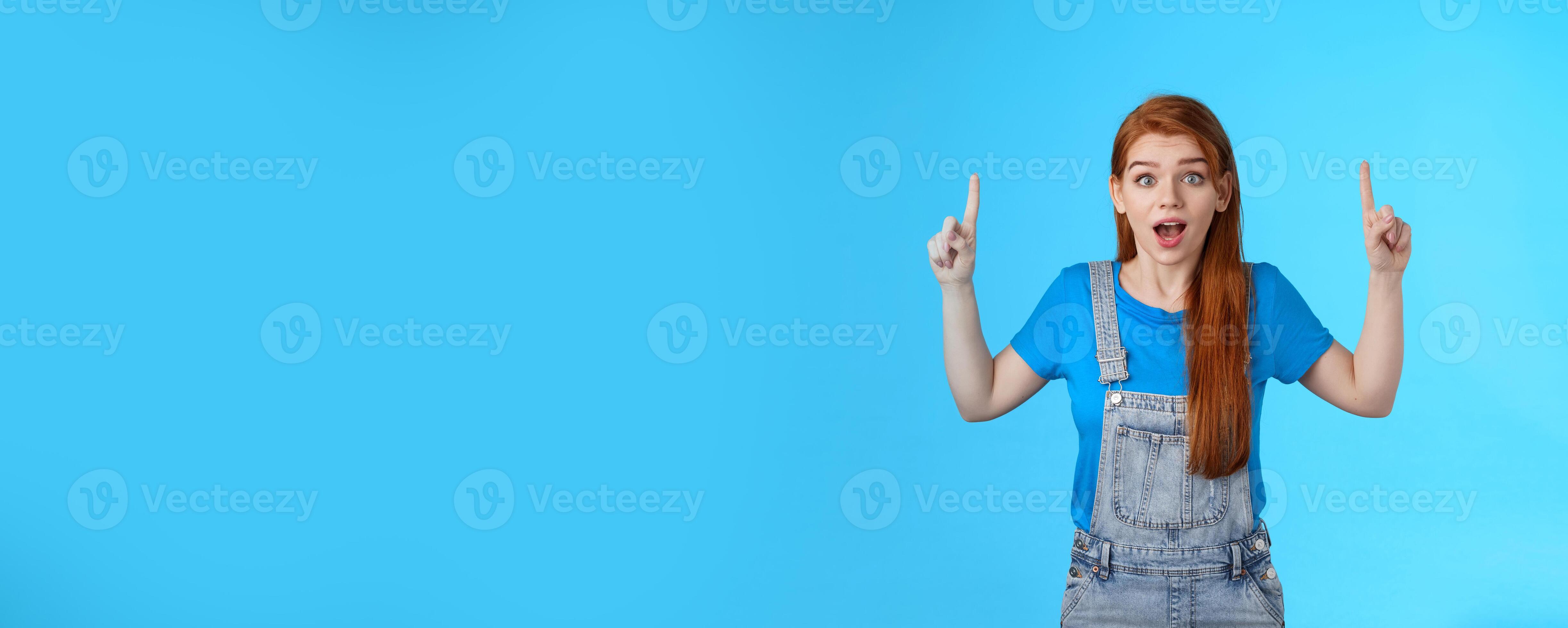 Excited Cheerful Cute Ginger Girl 20s Open Mouth Entertained Look Enthusiastic Amazed