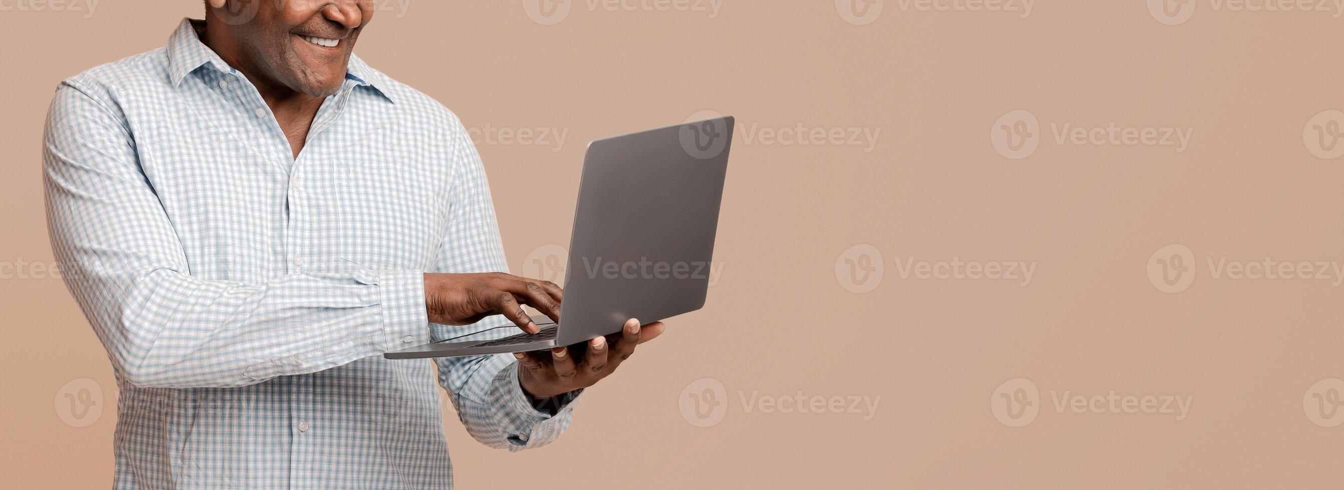 Page 7 | Man Typing Stock Photos, Images and Backgrounds for Free Download