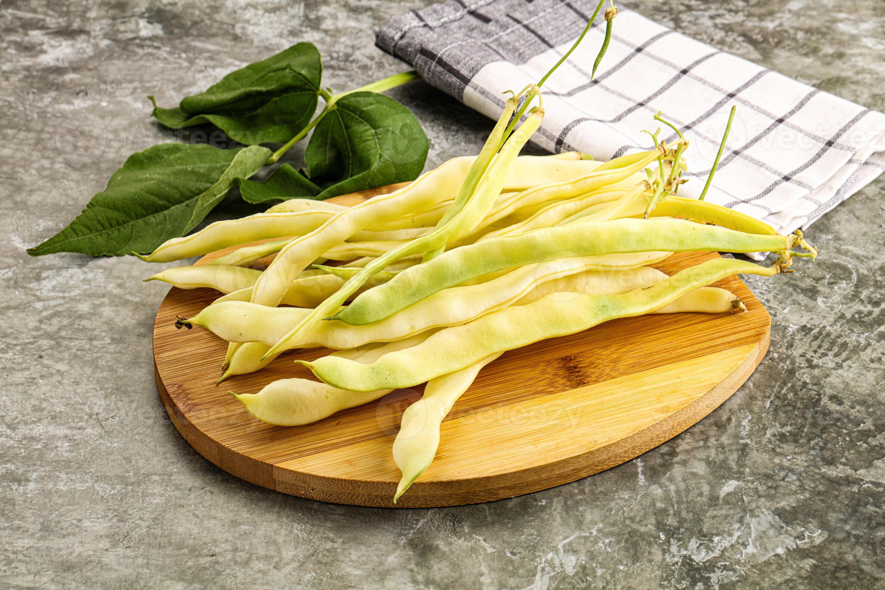 Raw green bean strings heap 54171556 Stock Photo at Vecteezy Raw green bean strings heap 54171556 Stock Photo at Vecteezy