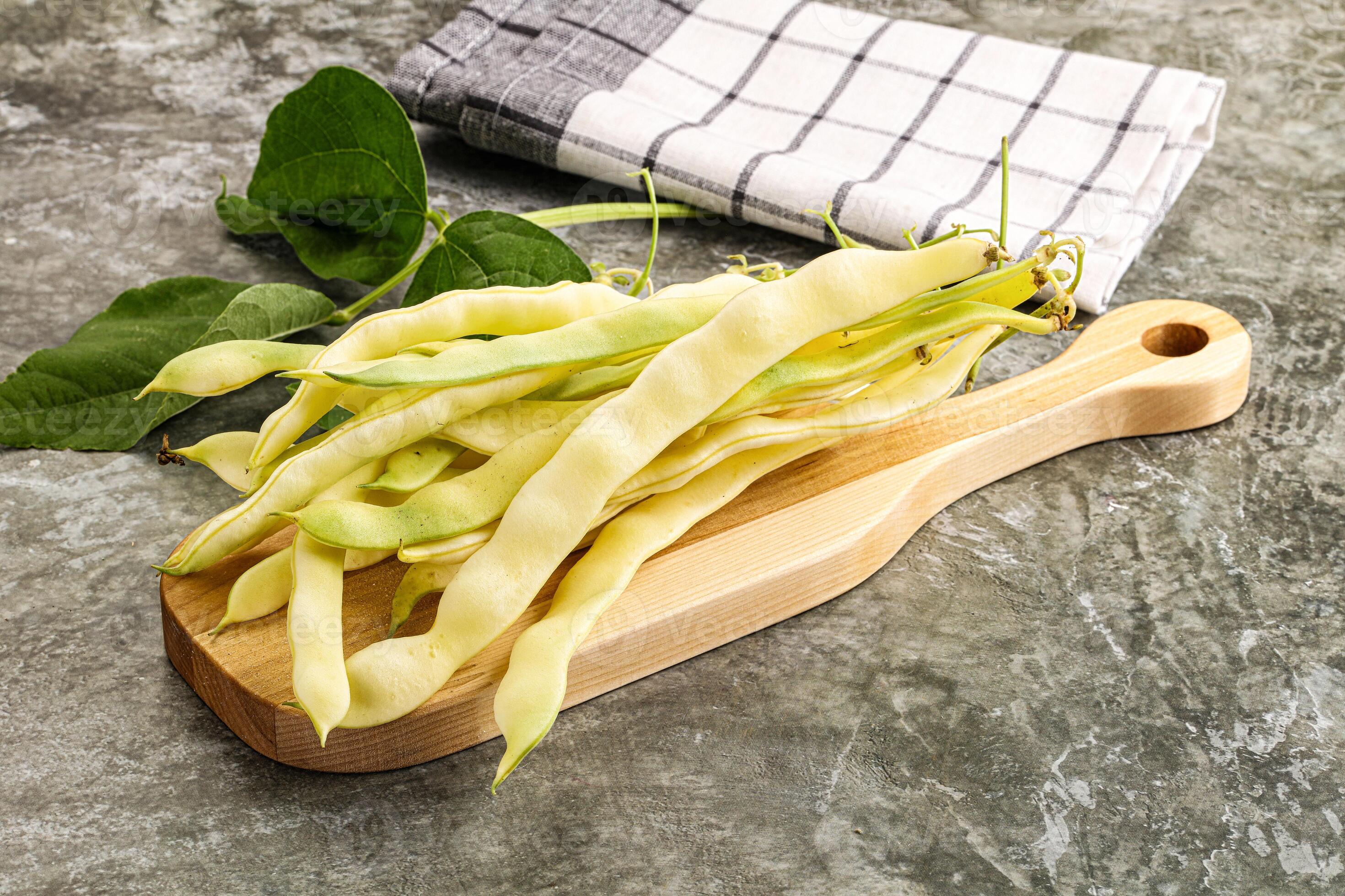 Raw green bean strings heap 54174593 Stock Photo at Vecteezy Raw green bean strings heap 54174593 Stock Photo at Vecteezy