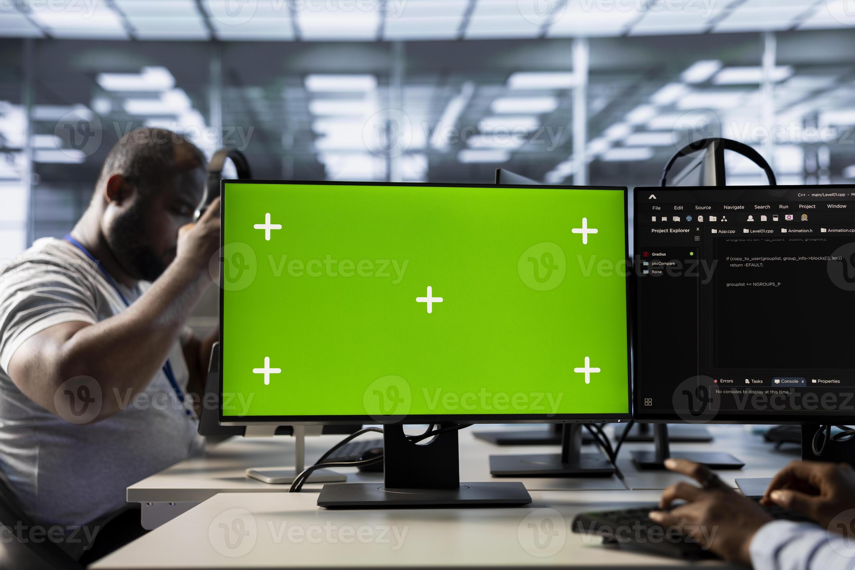 Data Center Expert Using Green Screen Pc To Write Disaster Recovery